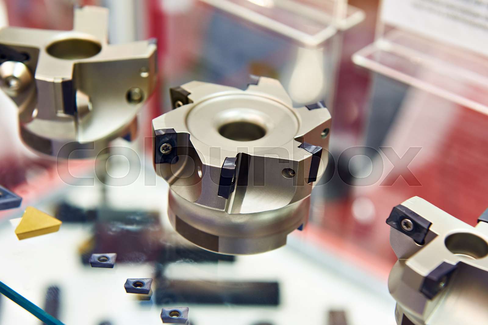 mahlen, cutter, metall | Stock Bild | Colourbox