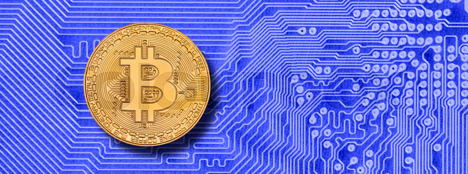 Bitcoin Münze als Cryptowährung auf Computer Platine | Stock image ...