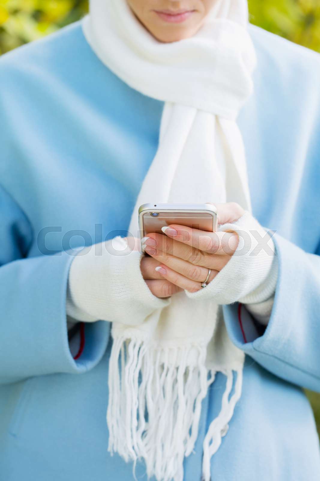 reading a message | Stock image | Colourbox