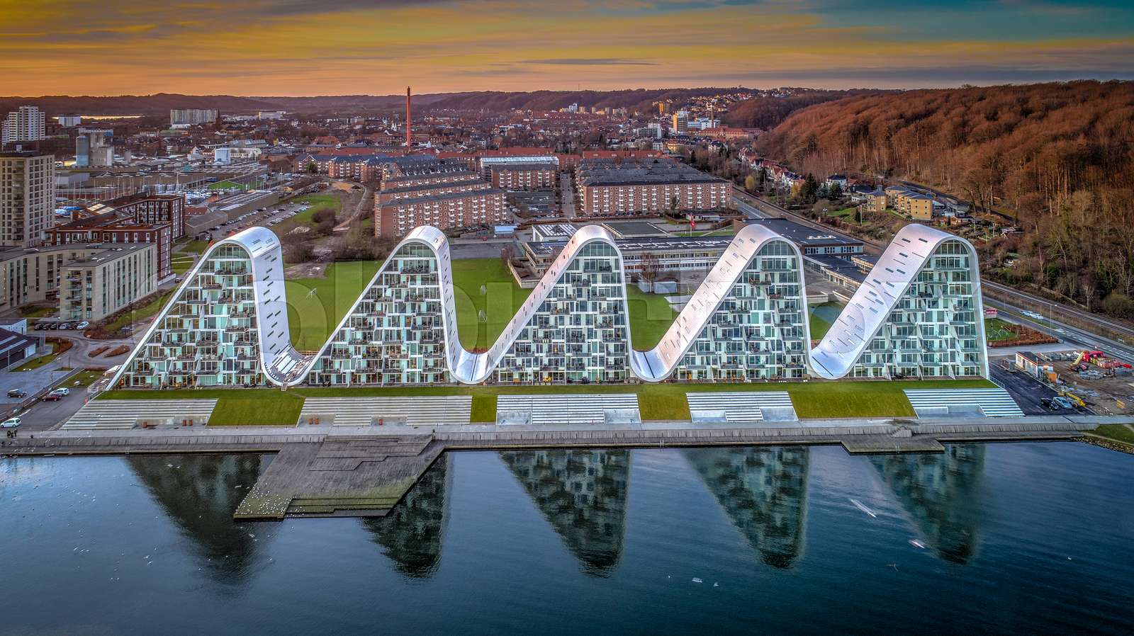 Bølgen - arkitektonisk perle i Vejle | Stock foto | Colourbox