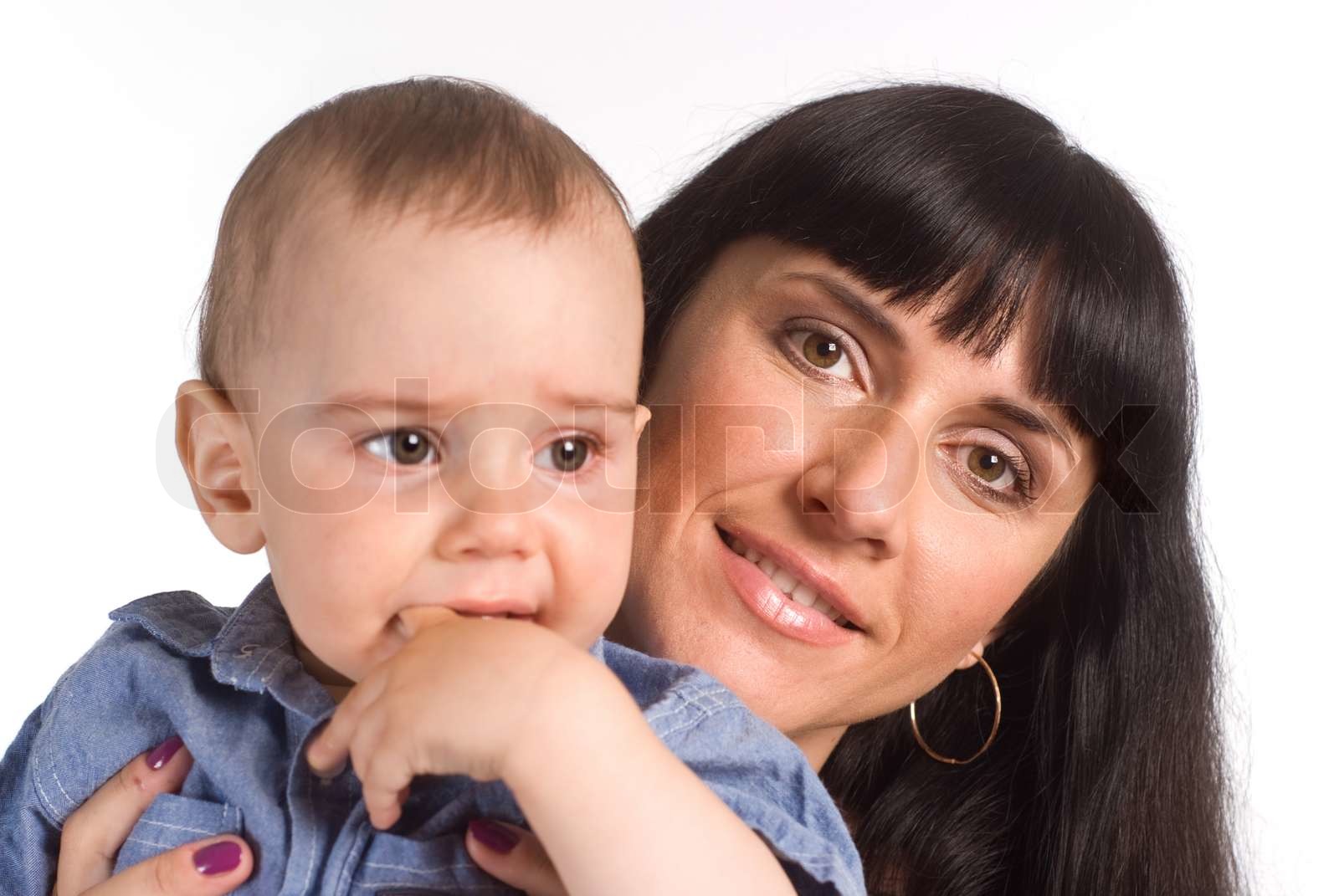 Mutter und Sohn auf dem Sofa | Stock Bild | Colourbox