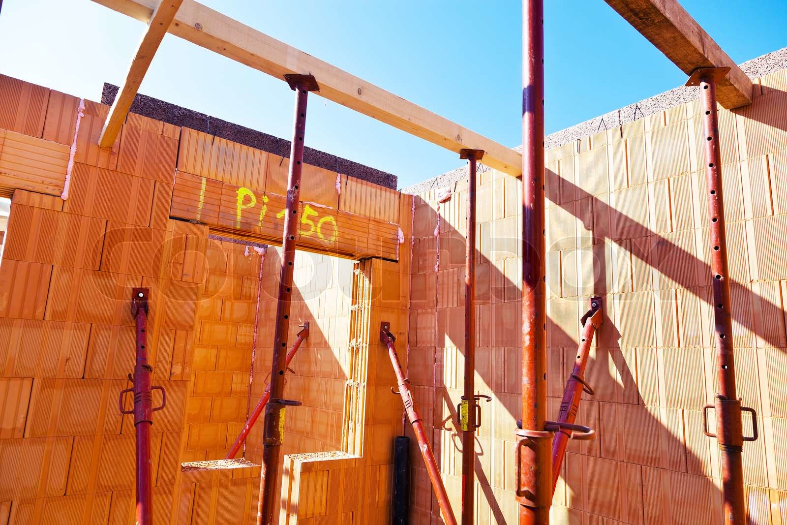 Rohbau eines Hauses | Stock Bild | Colourbox