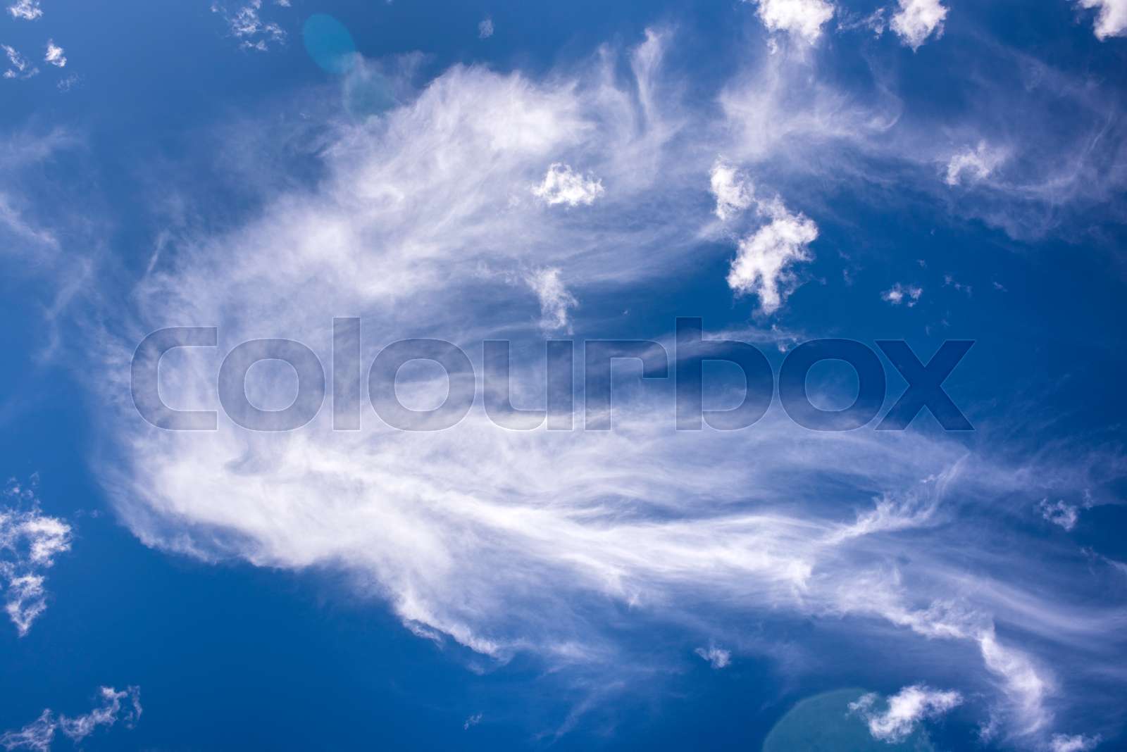 Schönwetter Cumulus Wolke vor blauem Himmel | Stock image | Colourbox