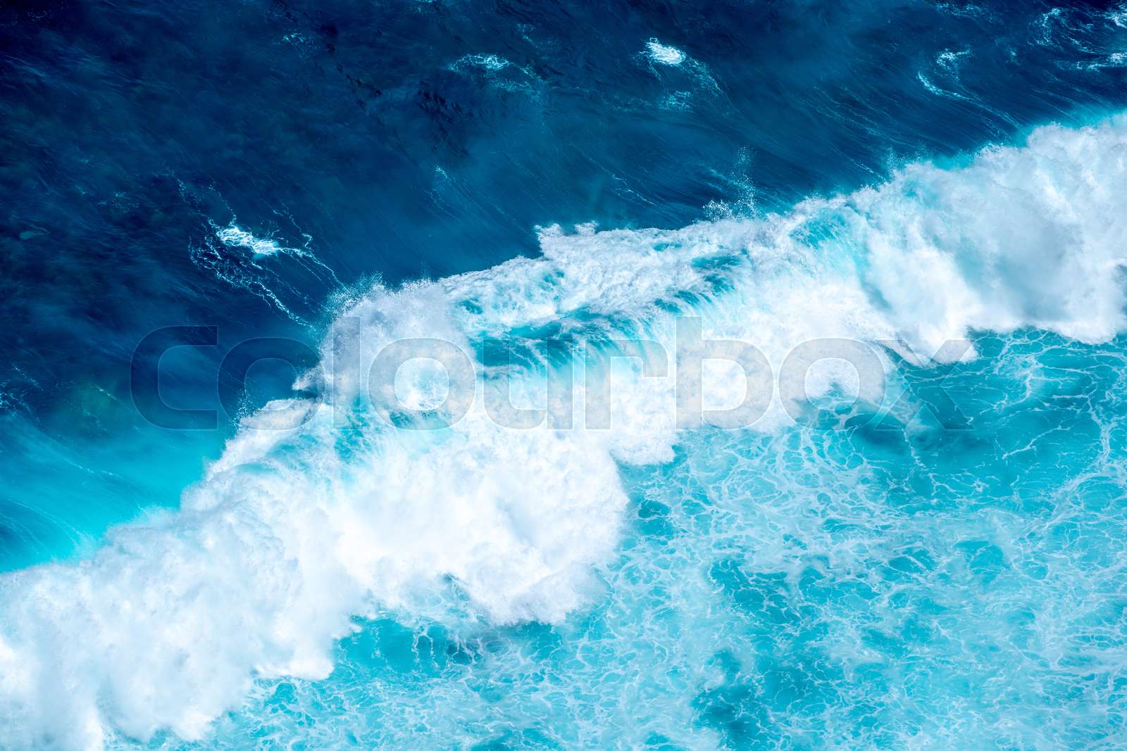 Pattern of Ariel view waves. The viewpoints at Kelingking Secret Point ...