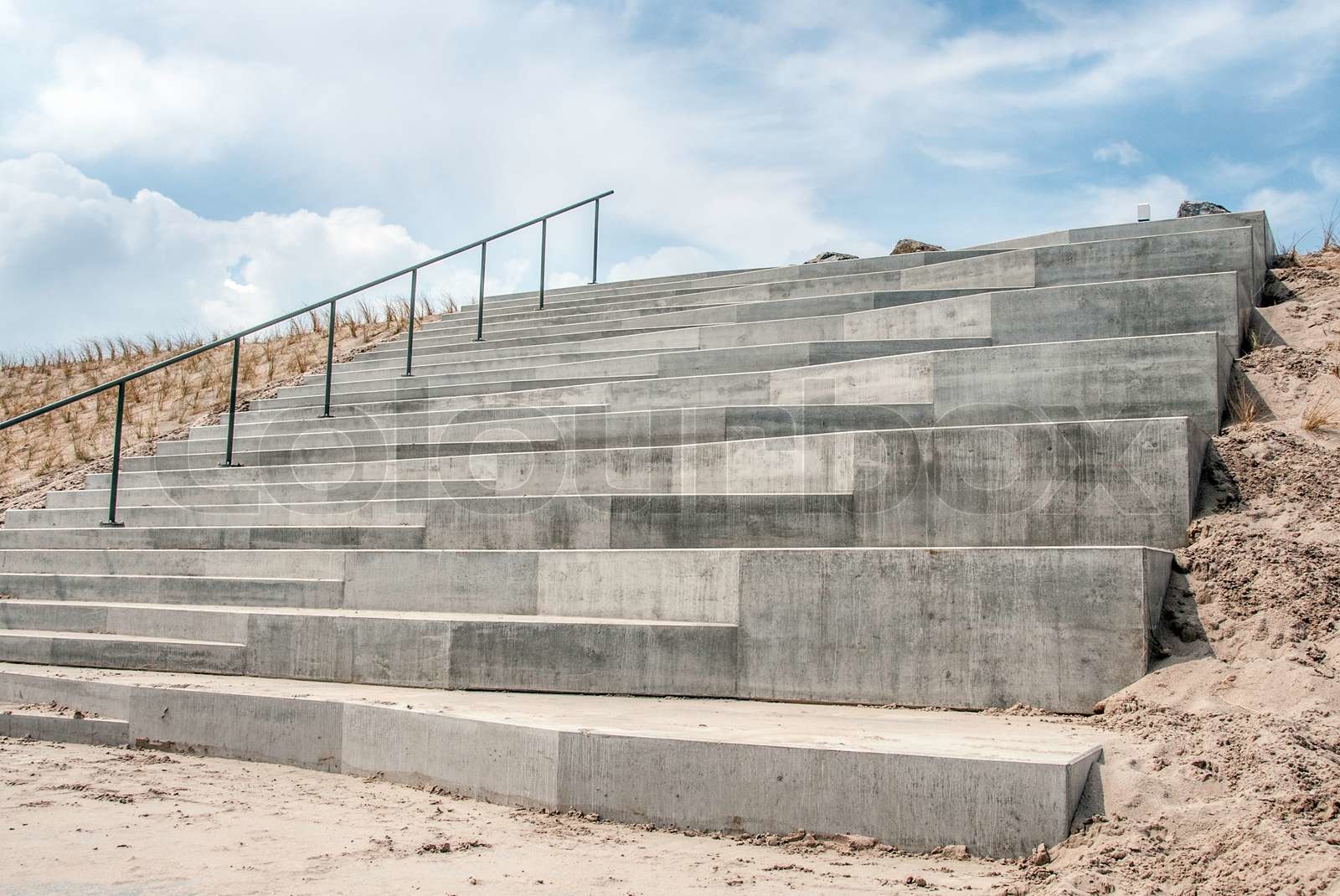 Beton Treppen am Strand | Stock Bild | Colourbox