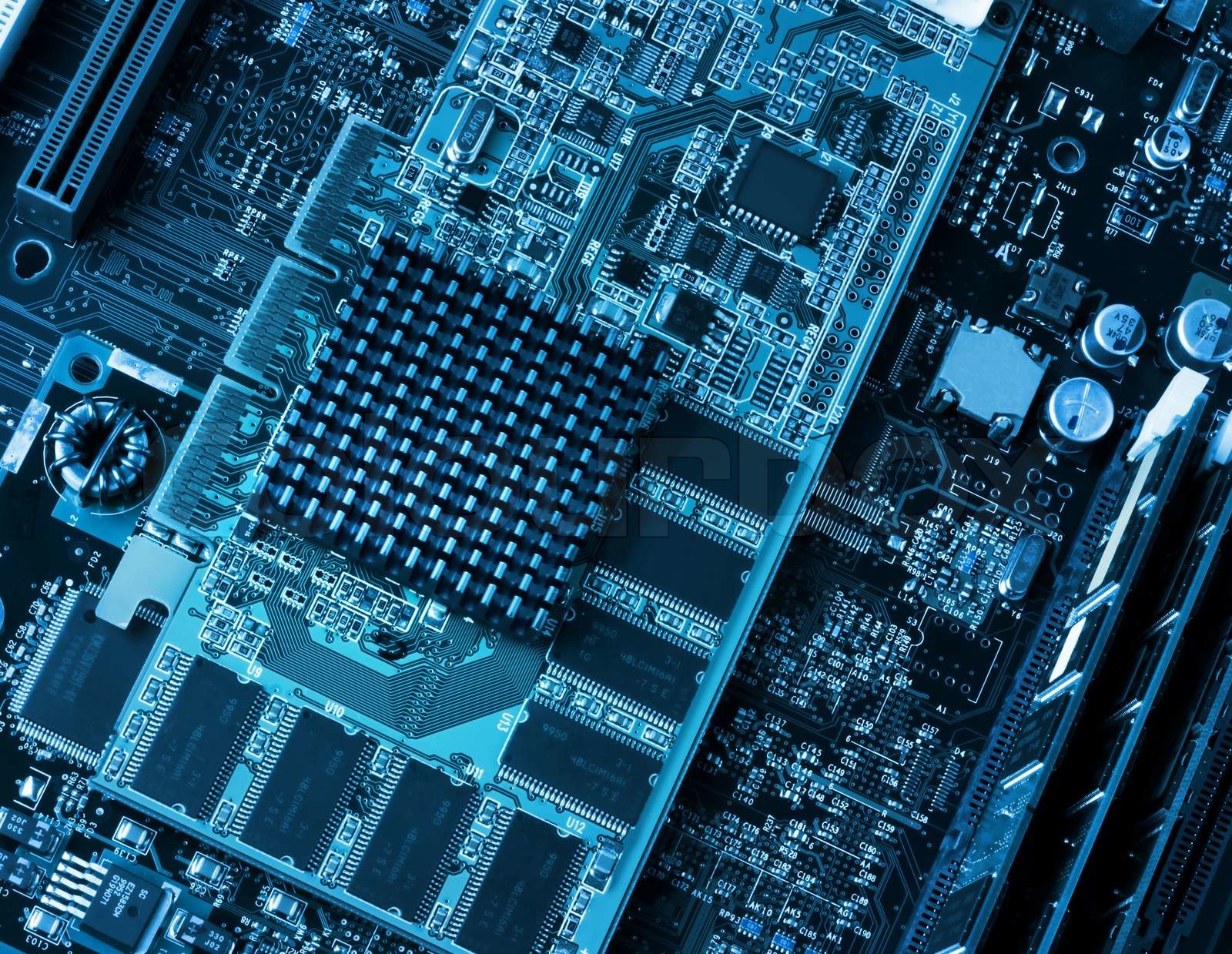 Computer-Platine und Prozessoren | Stock Bild | Colourbox