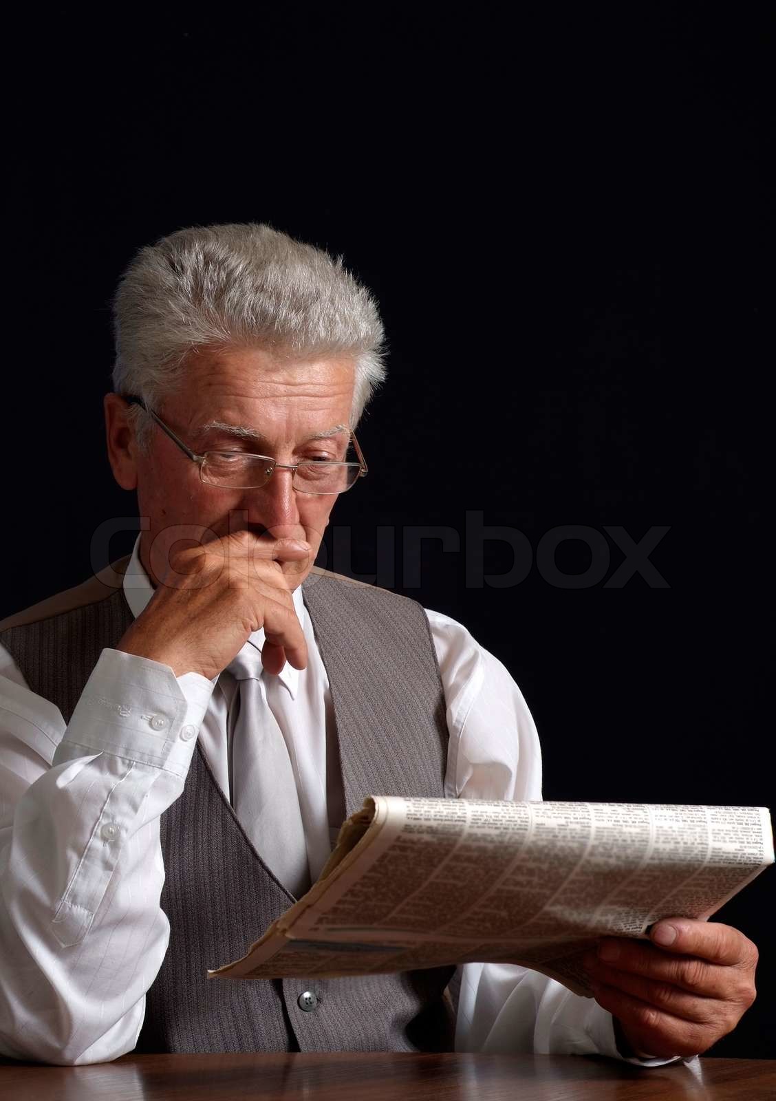 herrliche alte Mann im Anzug | Stock Bild | Colourbox