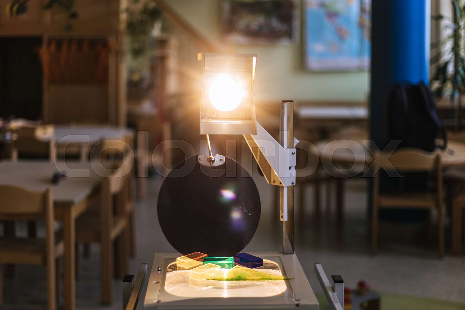 Schooling concept: Retro overhead projector in classroom, educational ...