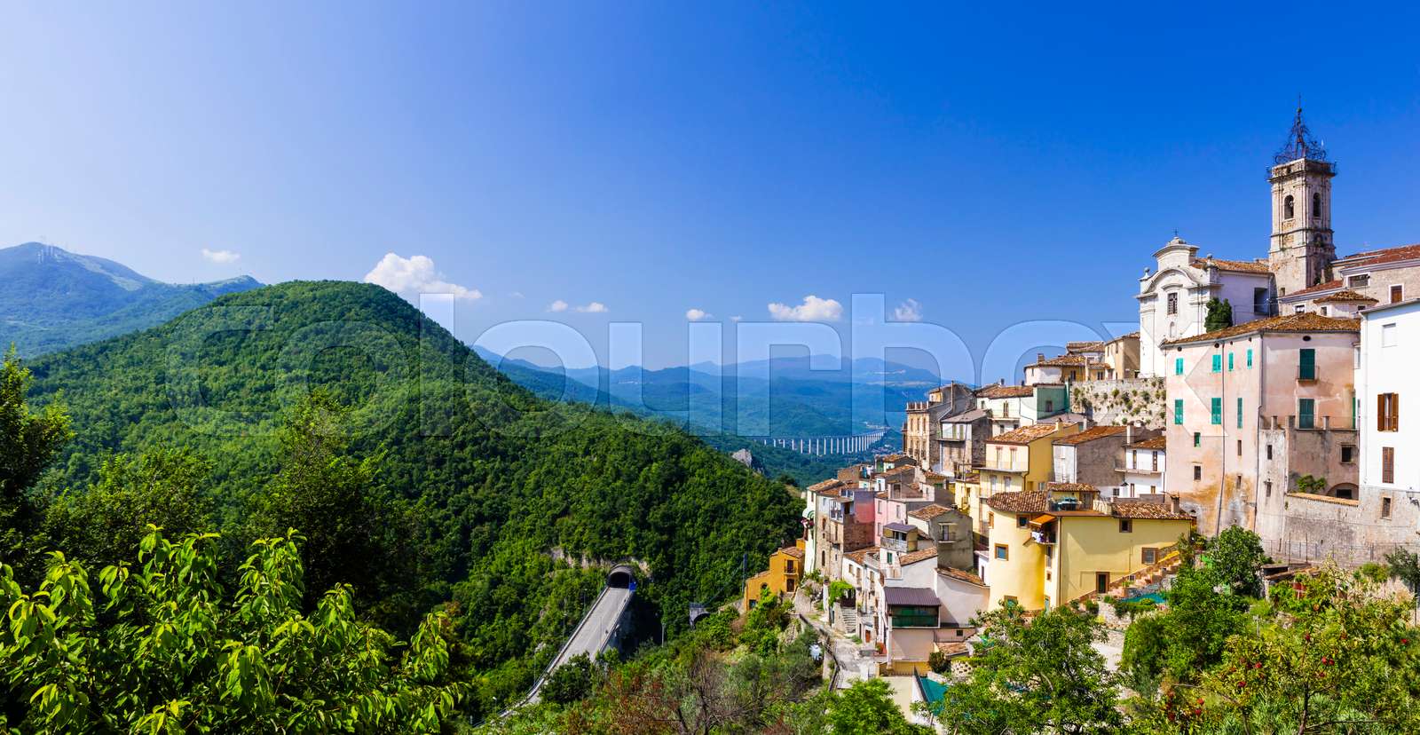 beautiful villages of Italy - Colledimezzo in Abruzzo, Lago di Bomba ...