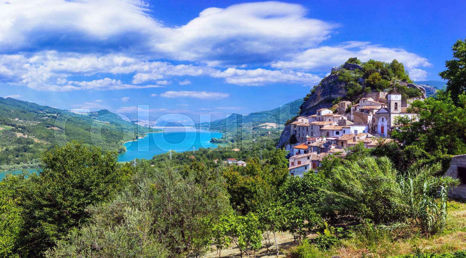 Beautiful traditional mountain villages of Italy - Pietraferrazzana in ...