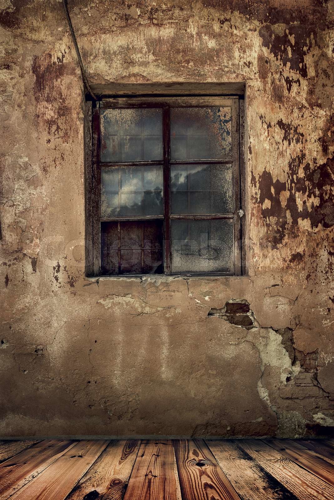 room in an old abandoned house with grunge wall and wooden floor ...