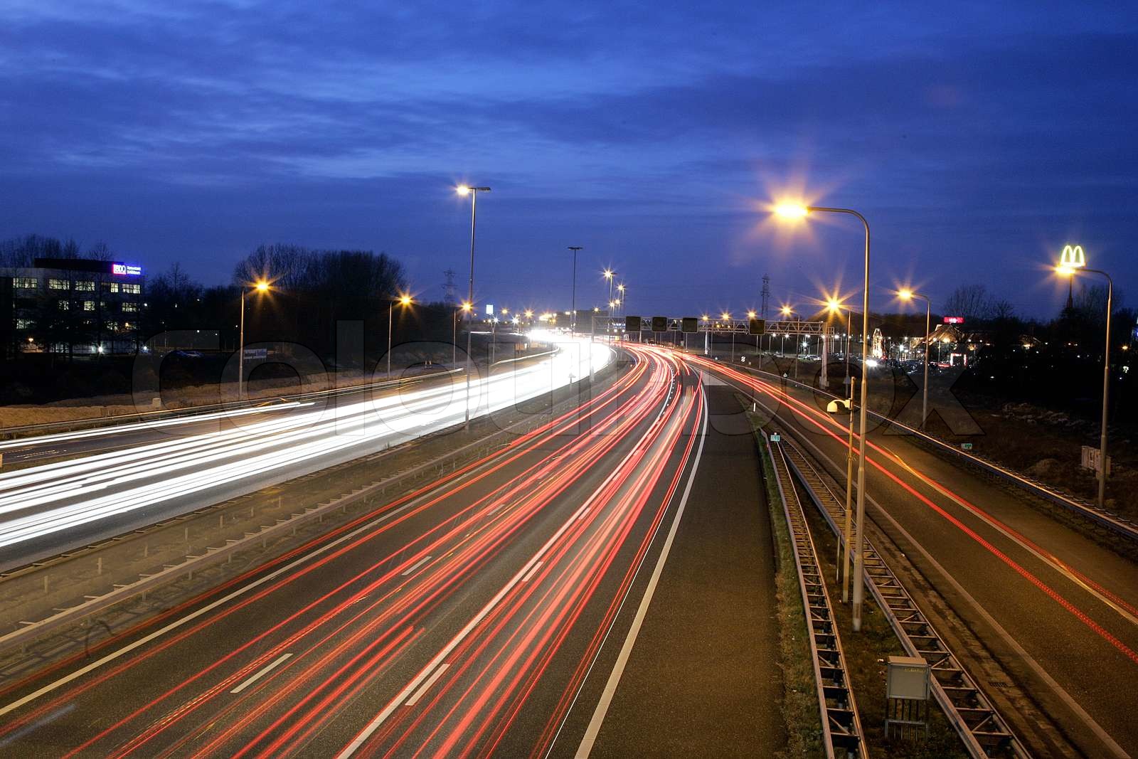 Autobahn bei Nacht | Stock Bild | Colourbox