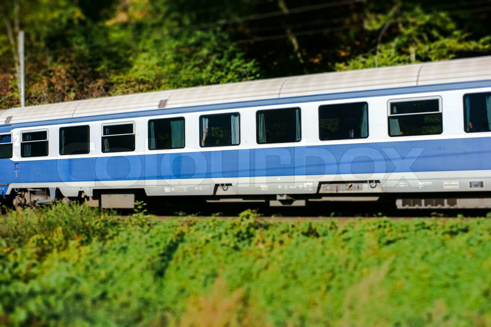 moderne Zug auf der Durchreise | Stock Bild | Colourbox