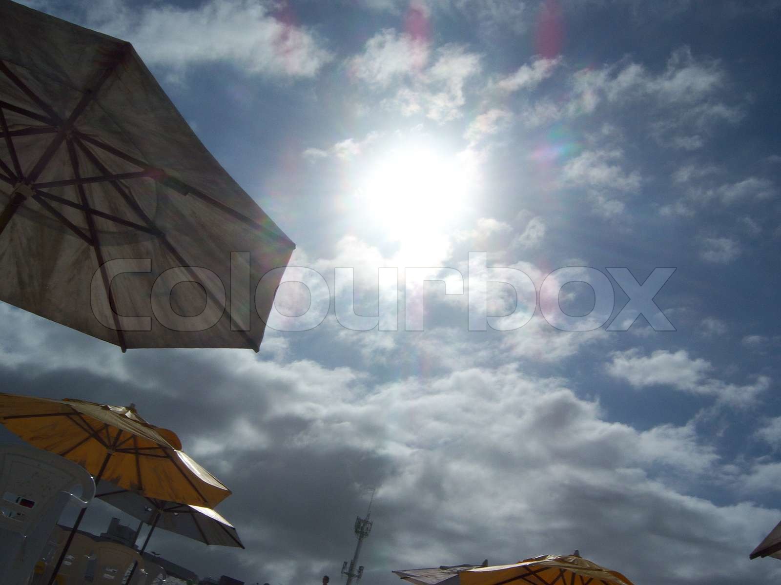 Sol e Chuva, Casamento de Viúva. | Stock Bild | Colourbox