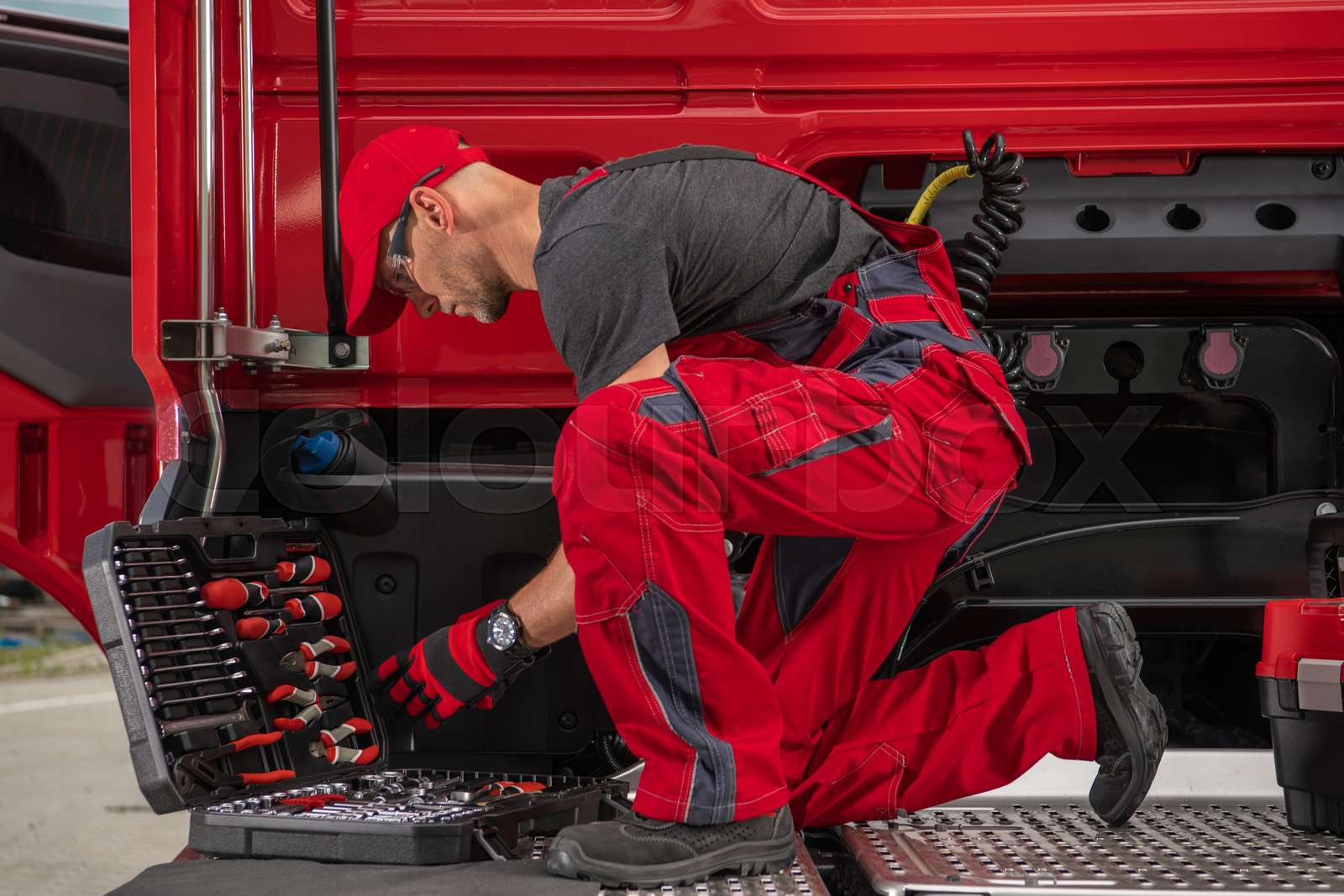Semi Truck Heavy Duty Vehicles Mechanic | Stock image | Colourbox