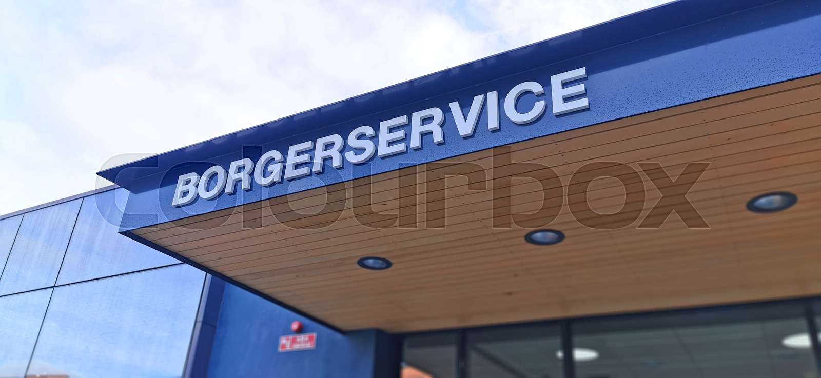 Borgerservice skilt foran indgang til kommunens afdeling | Stock foto ...