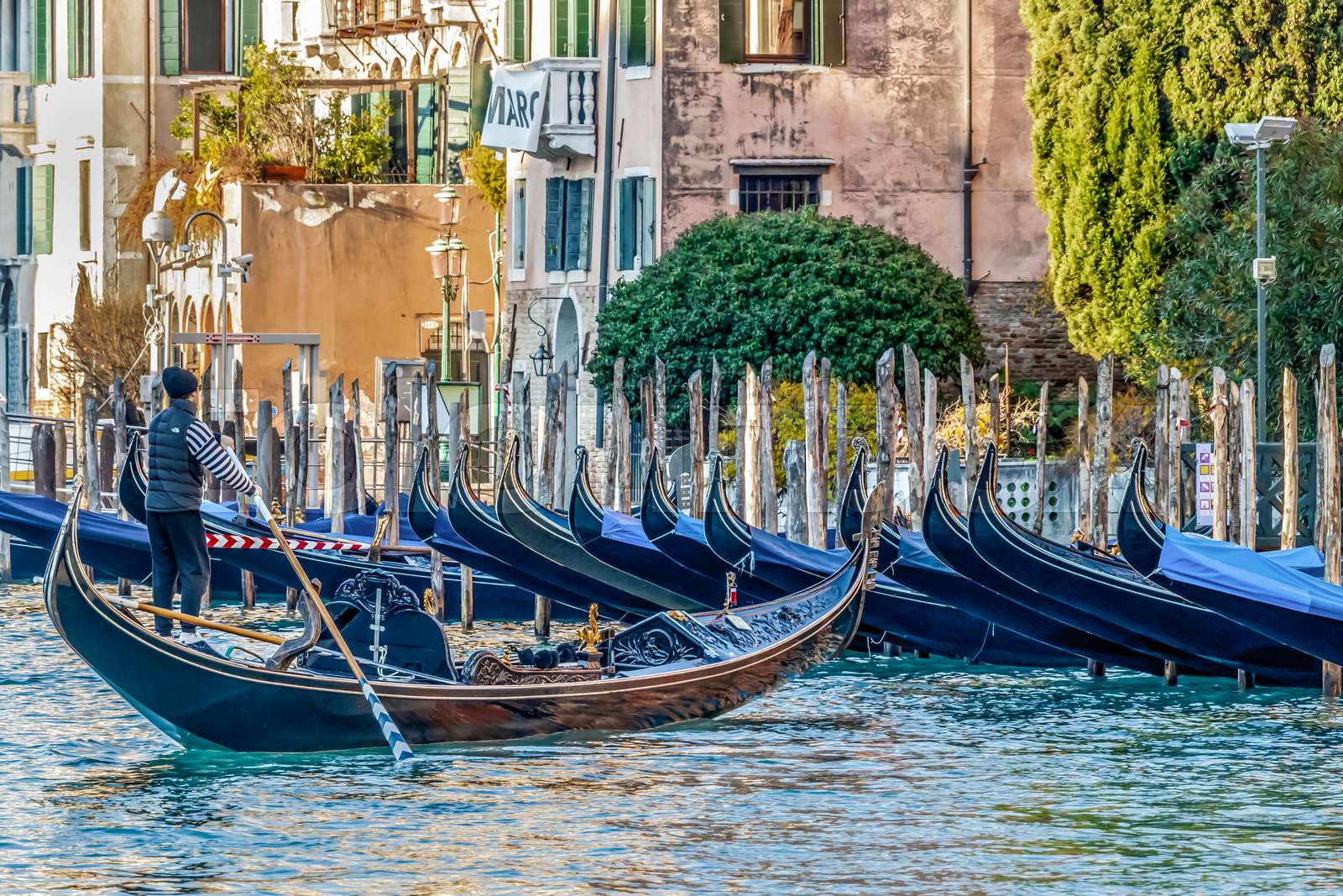 Gondola Traghetto di Riva del Vin on the Grand Canal in Venice in Italy ...