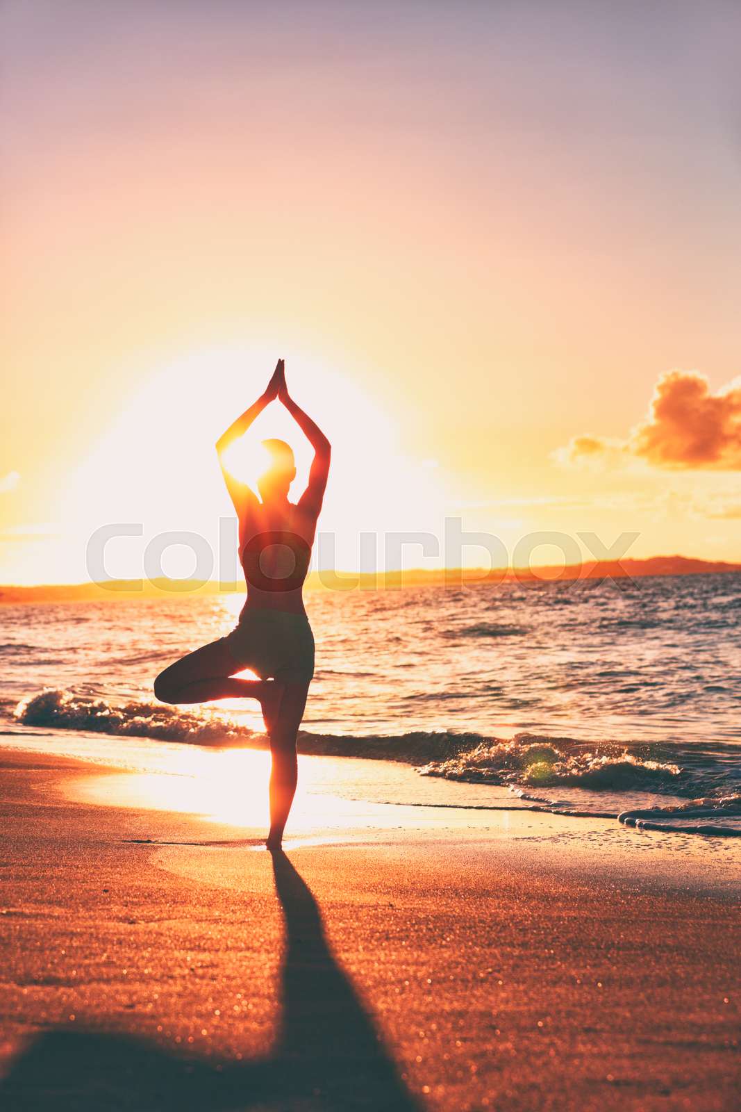yoga, frauen, strand | Stock Bild | Colourbox
