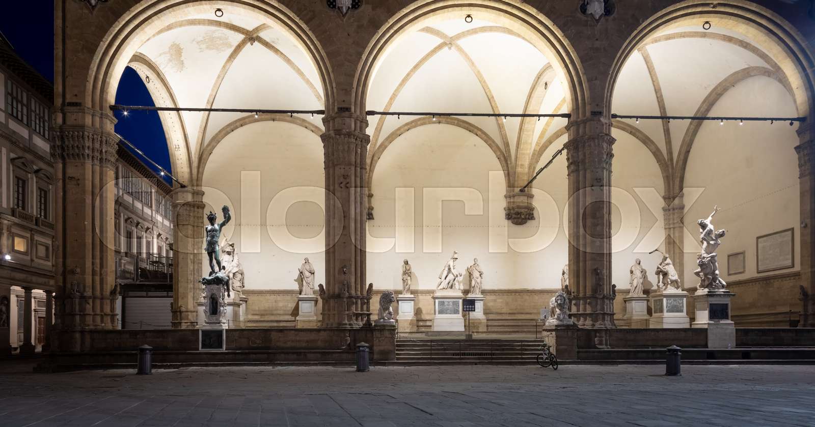Florence architecture illuminated by night, Piazza della Signoria ...