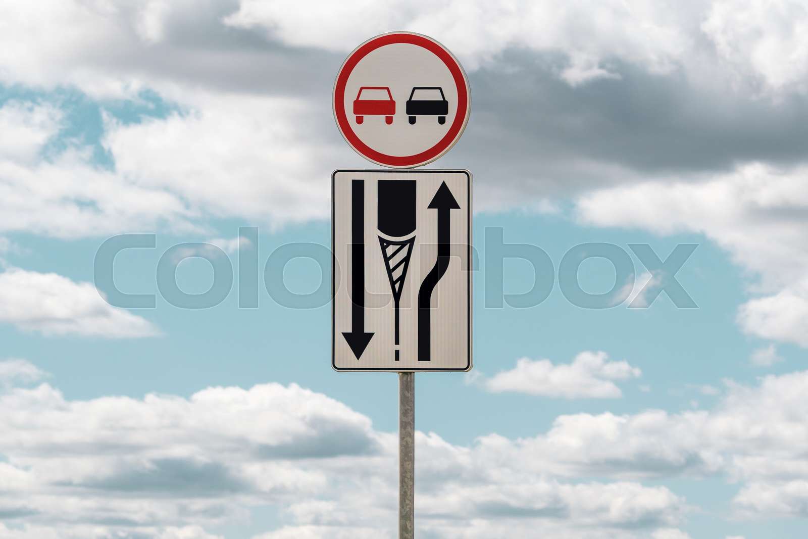 Road sign shows divided highway begins, keep to the right | Stock image ...