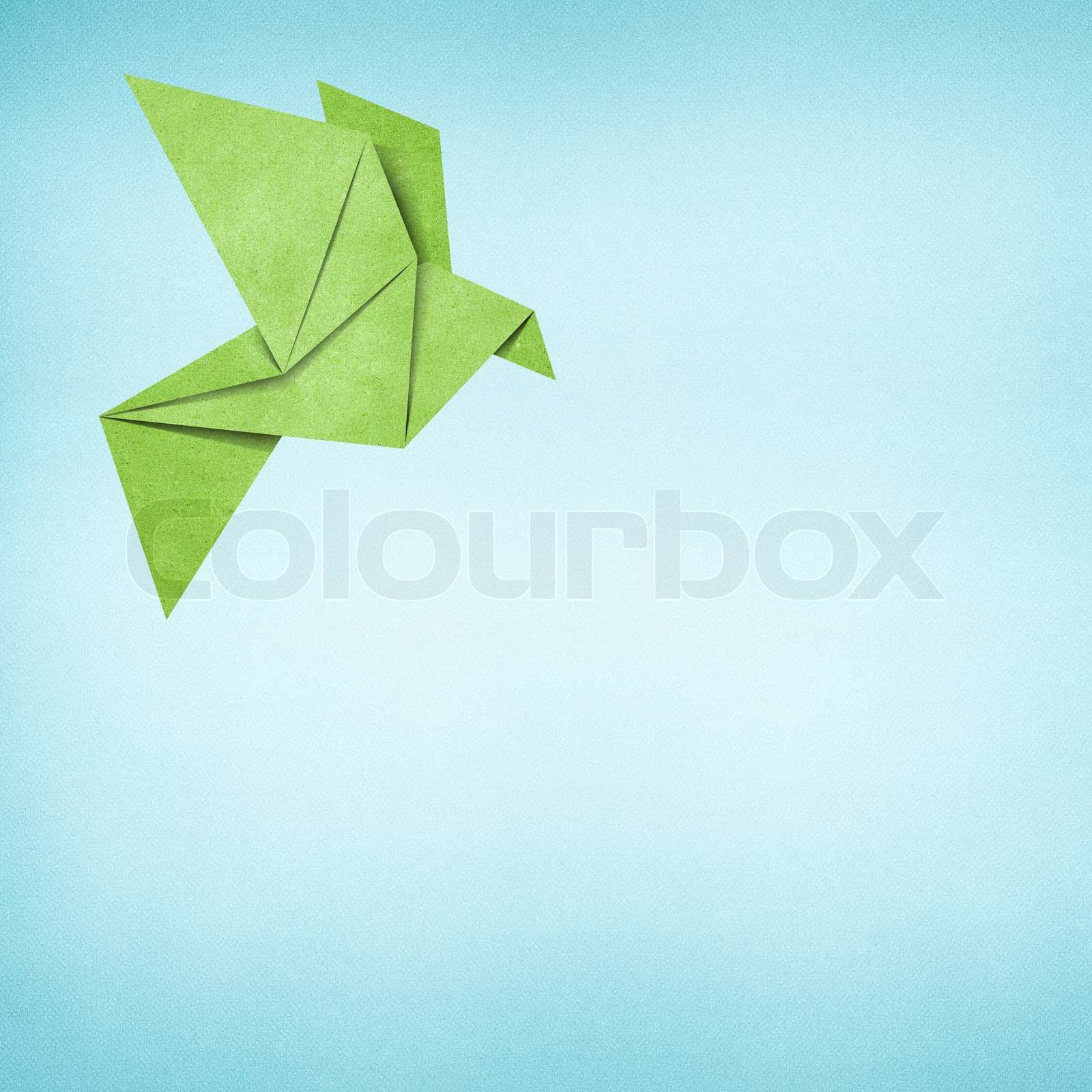 Origami fugl lavet af genbrugspapir | Stock foto | Colourbox