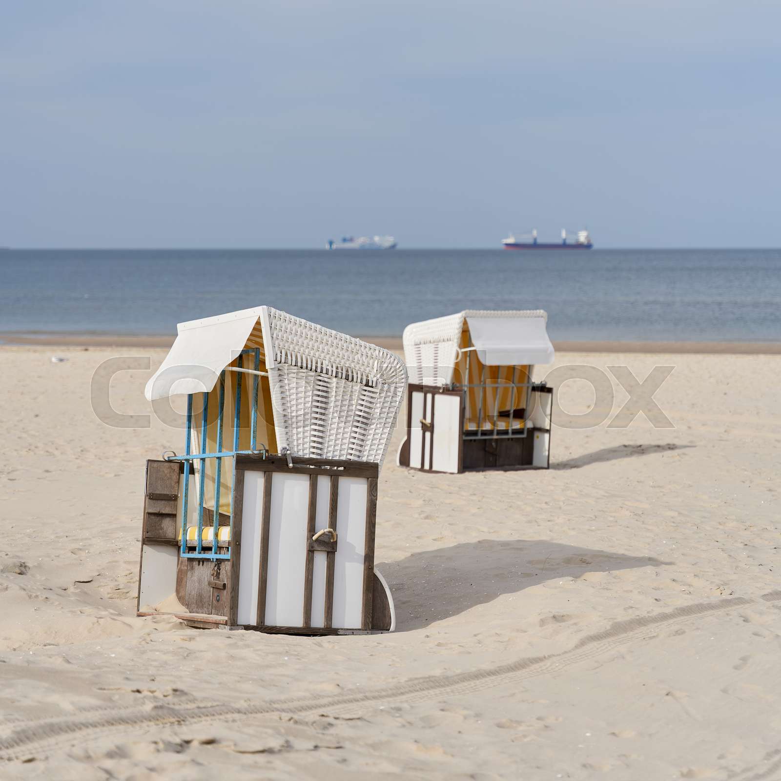 Strandkörbe am Strand der Ostsee auf der Insel Usedom bei Ahlbeck in ...