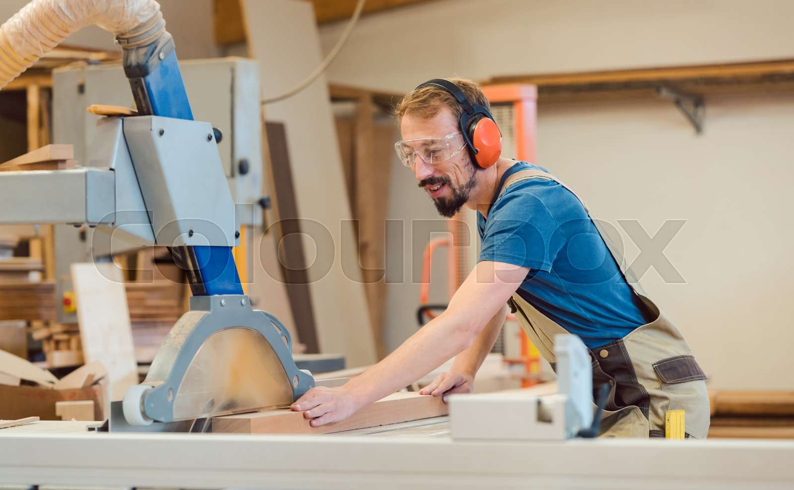 zimmermann, werkstatt, holz | Stock Bild | Colourbox