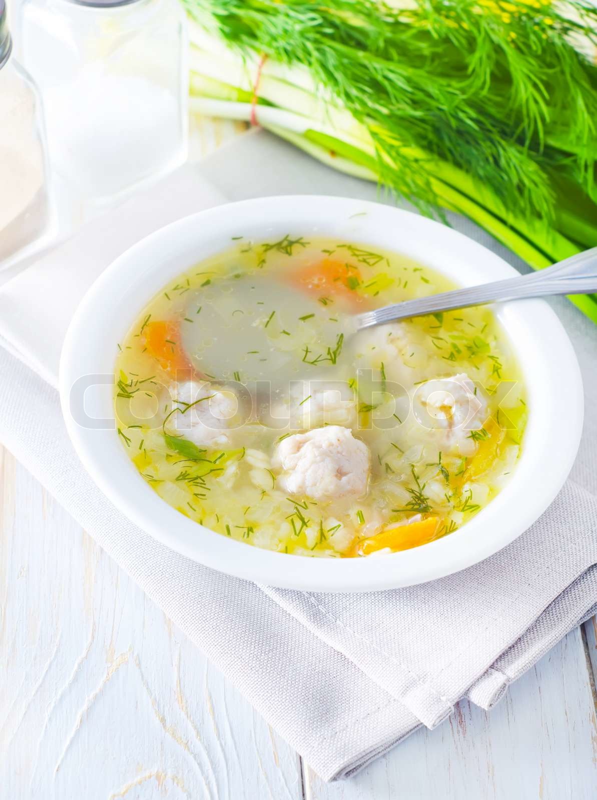 frische Suppe mit Fleischklößchen | Stock Bild | Colourbox