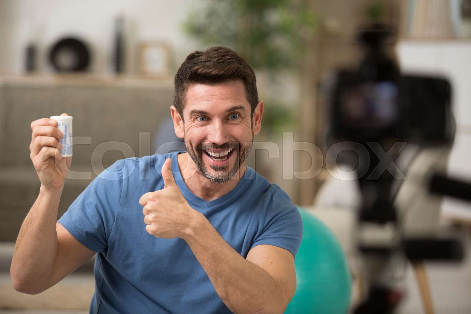 mand, tommelfinger, op | Stock foto | Colourbox