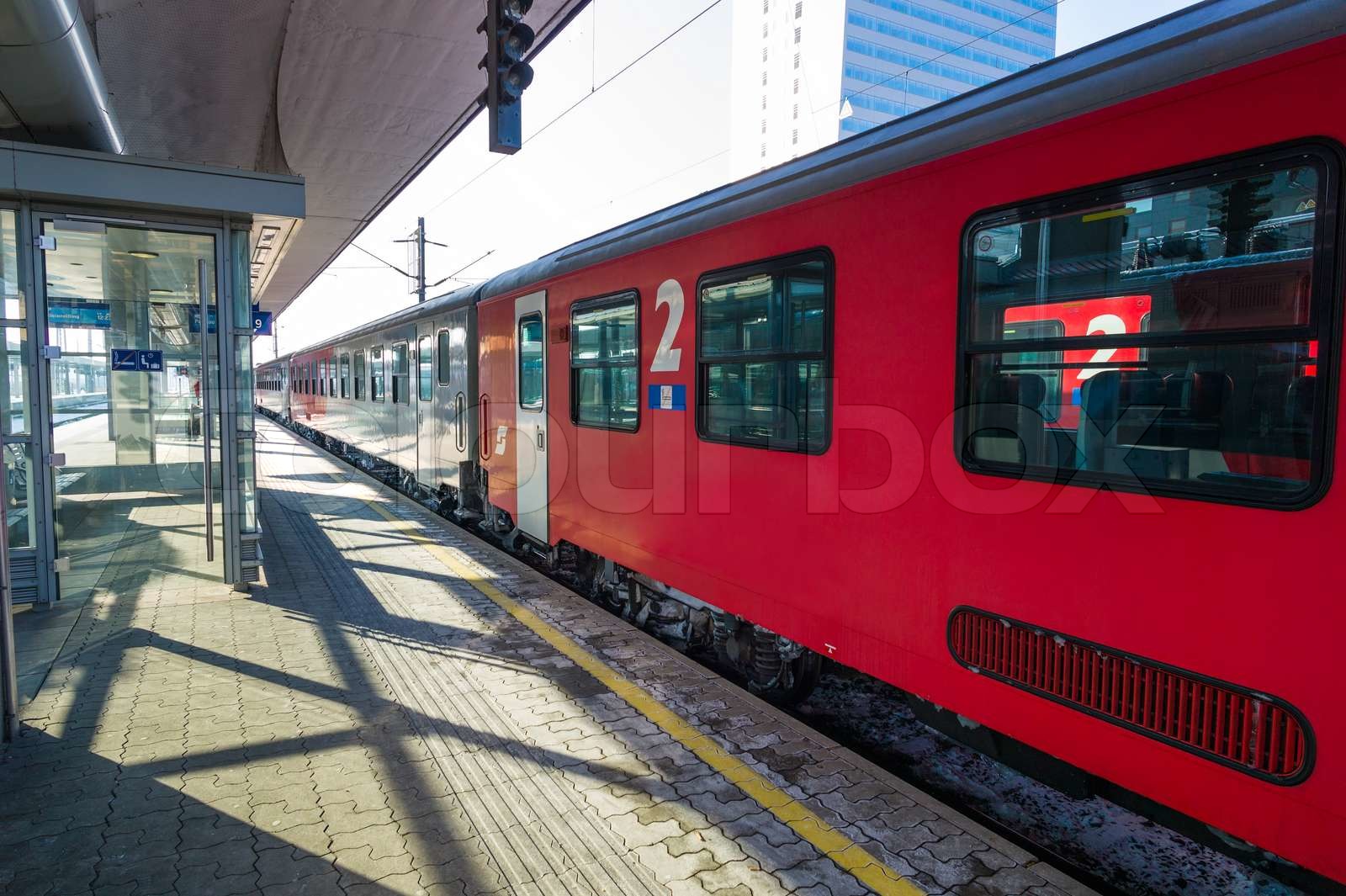 Zug im Bahnhof | Stock Bild | Colourbox