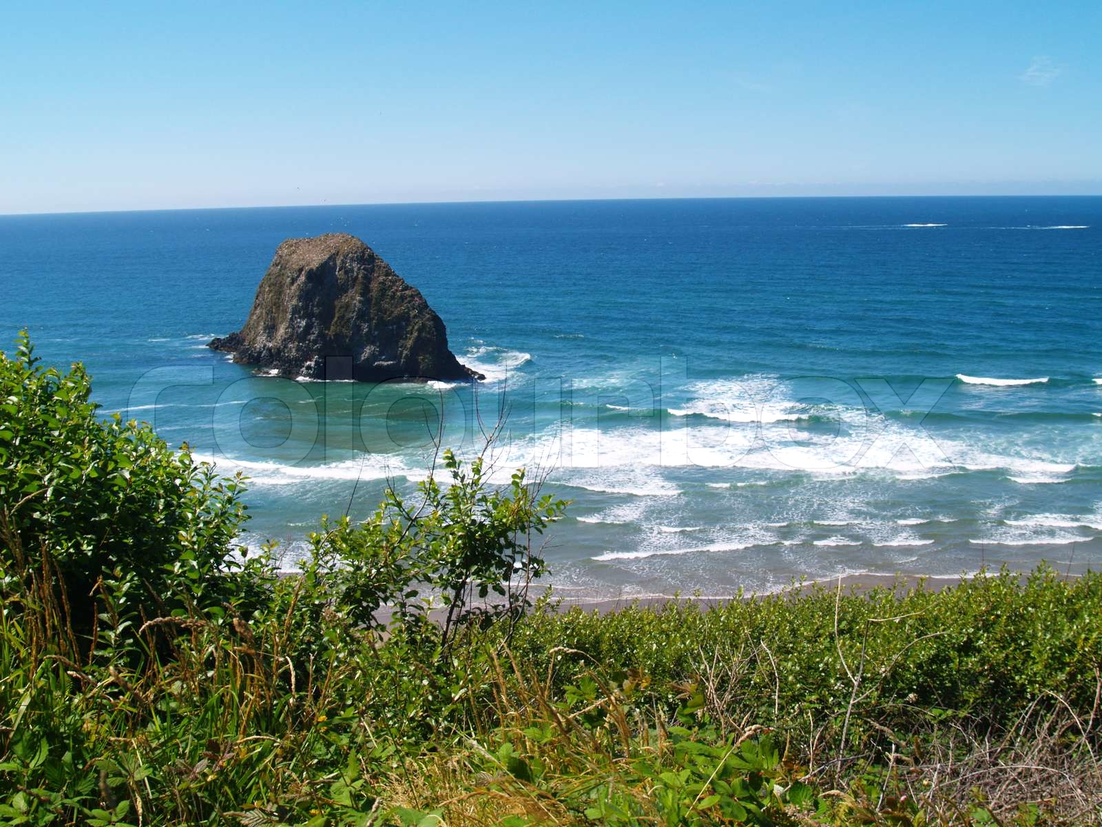 Rugged Rocky Beach på Oregon Coast featuring Haystack Rock | Stock foto ...