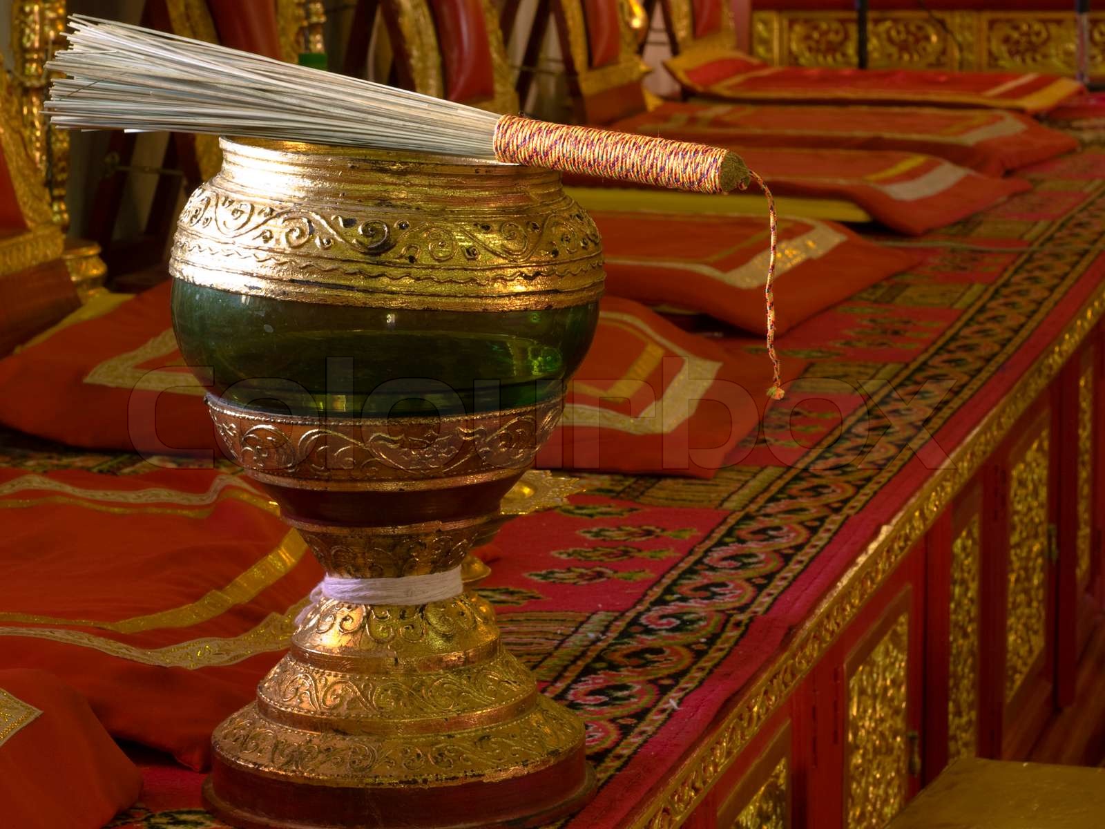 munks almisse - skål vievand | Stock foto | Colourbox