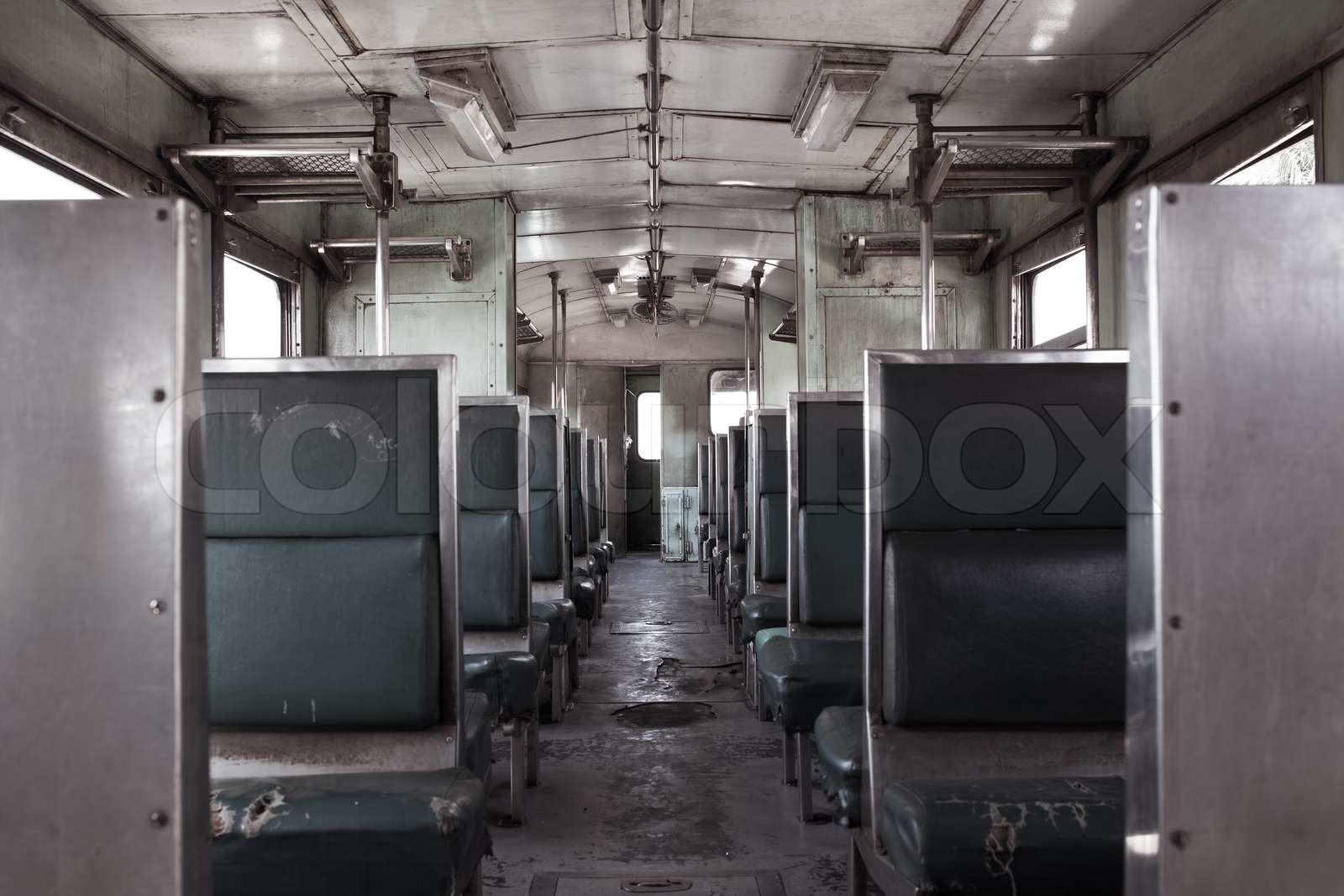 Innen Zug und Stuhl, vintage stlye | Stock Bild | Colourbox