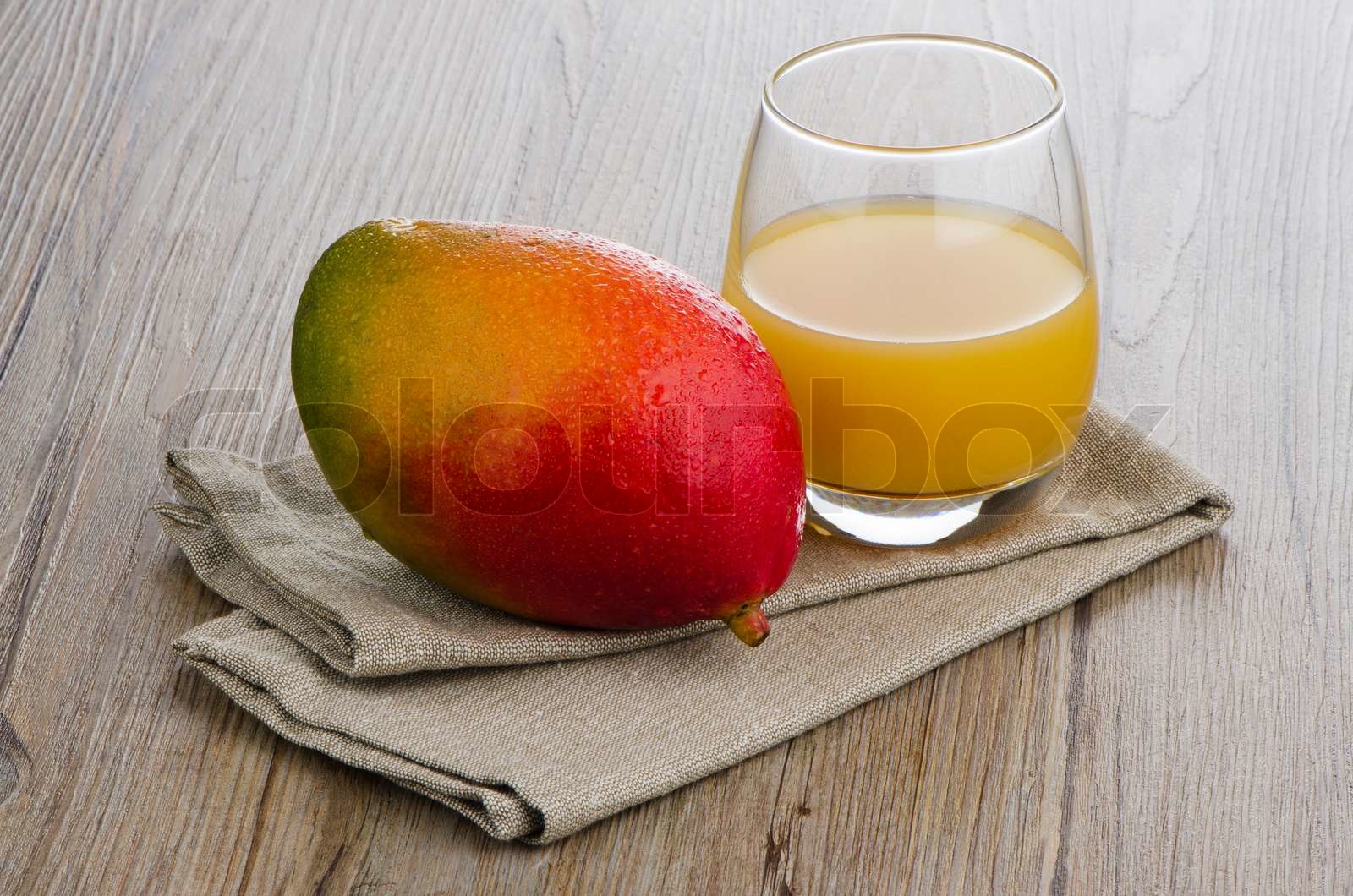 Frische Mango-Saft | Stock Bild | Colourbox