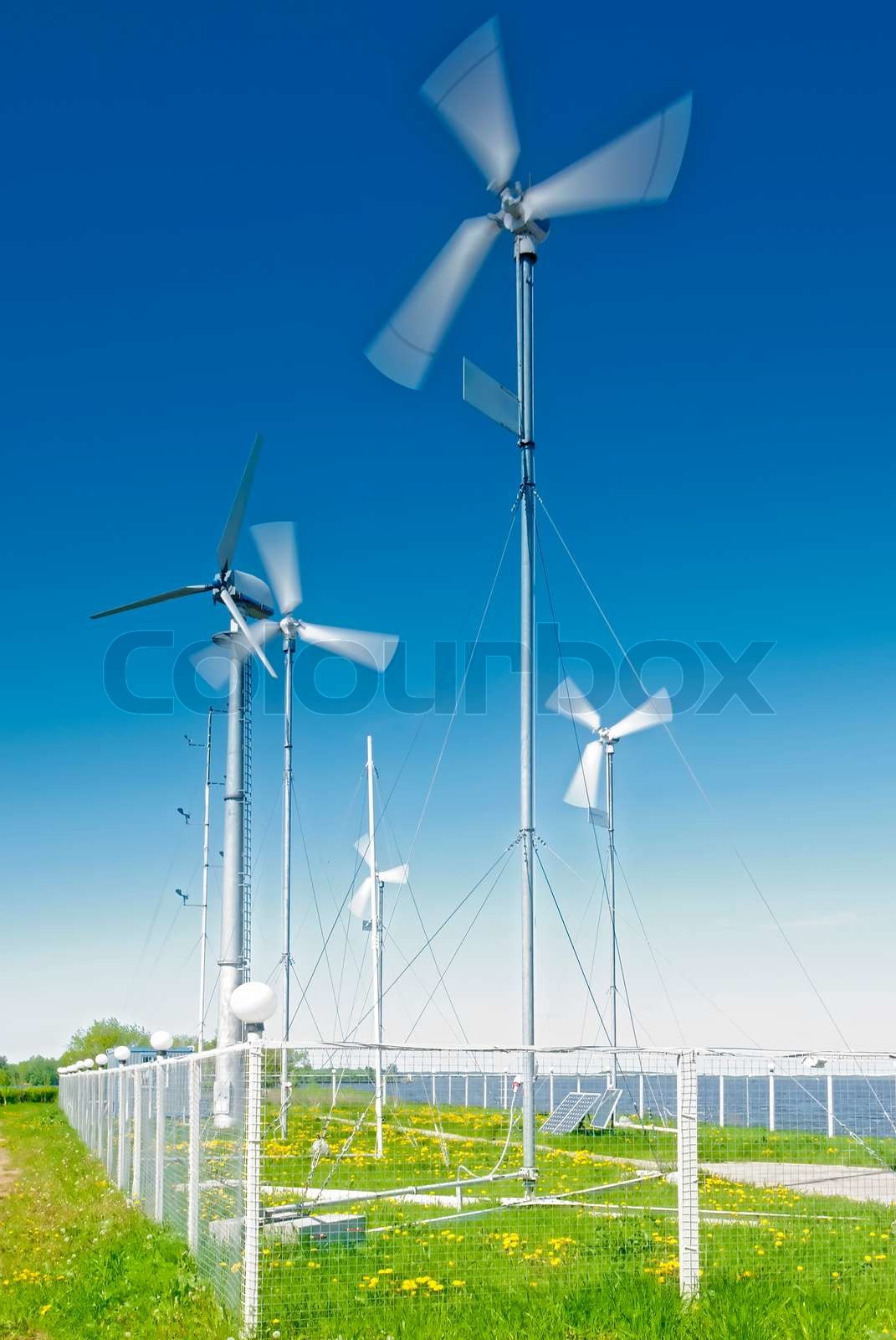 små vindmøller til vindmølleparker | Stock foto | Colourbox