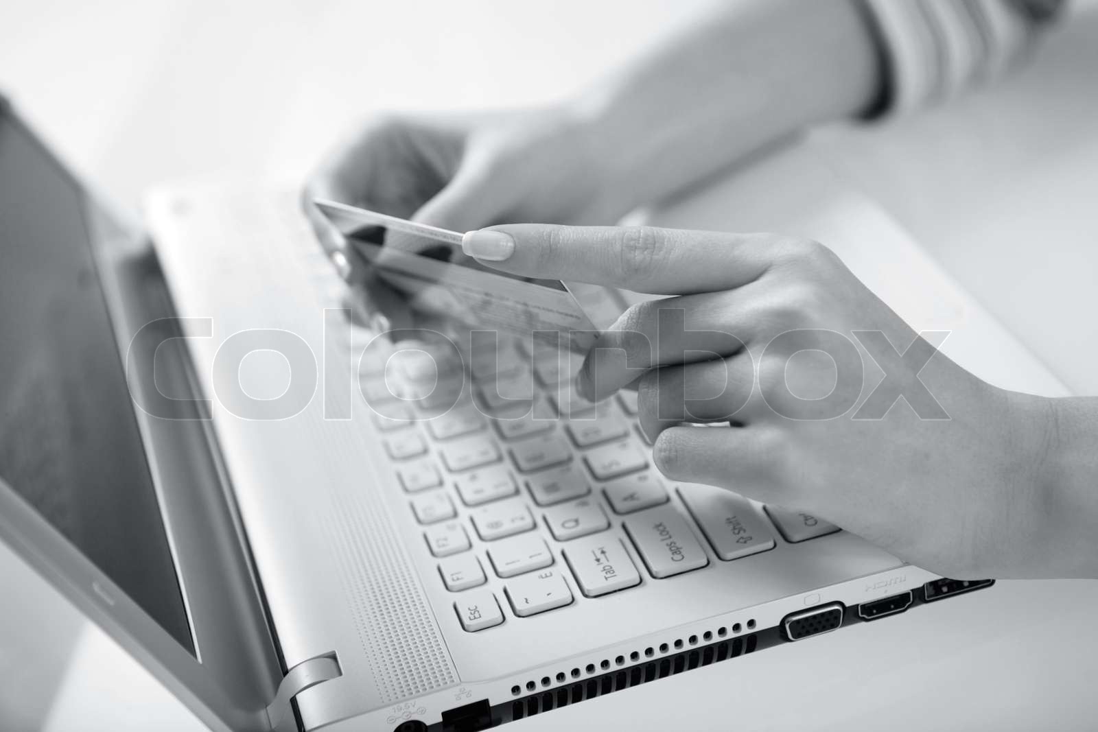 Immer bereit, online zu bezahlen | Stock Bild | Colourbox