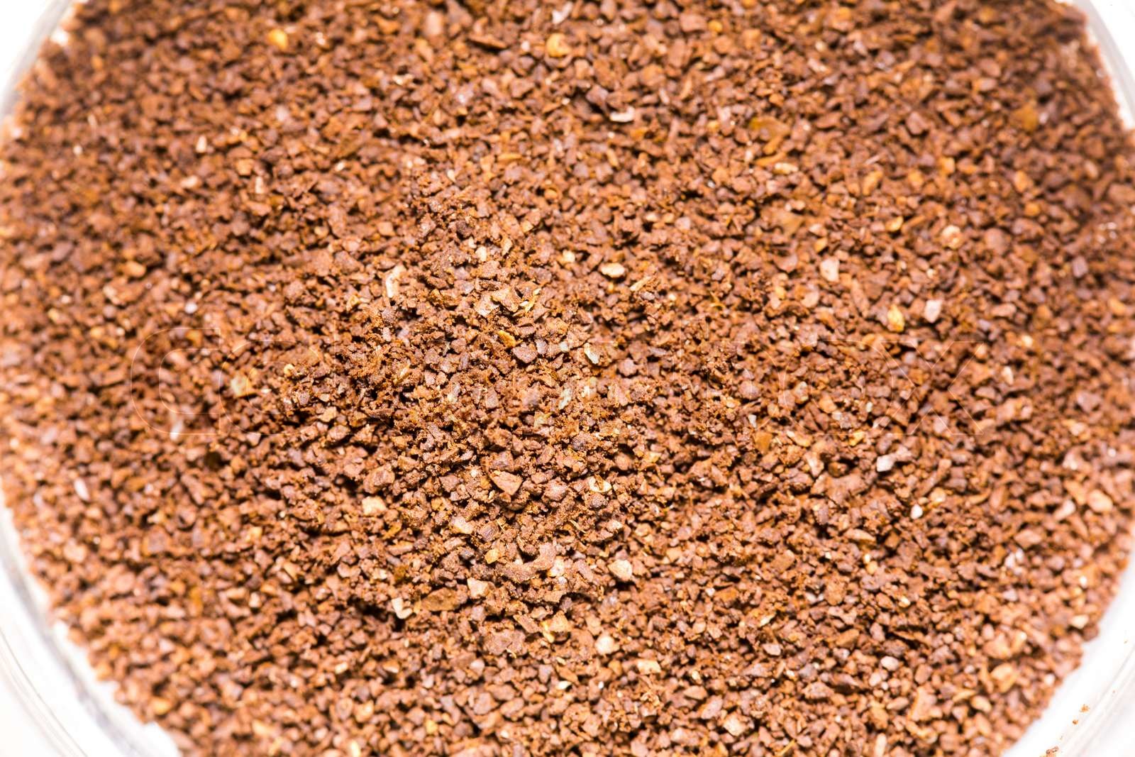 Rote Steine in einem Container | Stock Bild | Colourbox