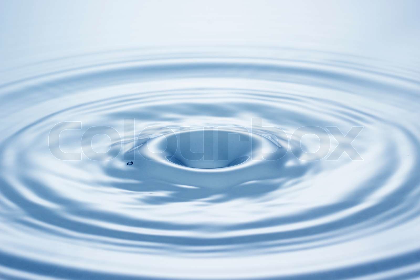 Water drop | Stock Bild | Colourbox