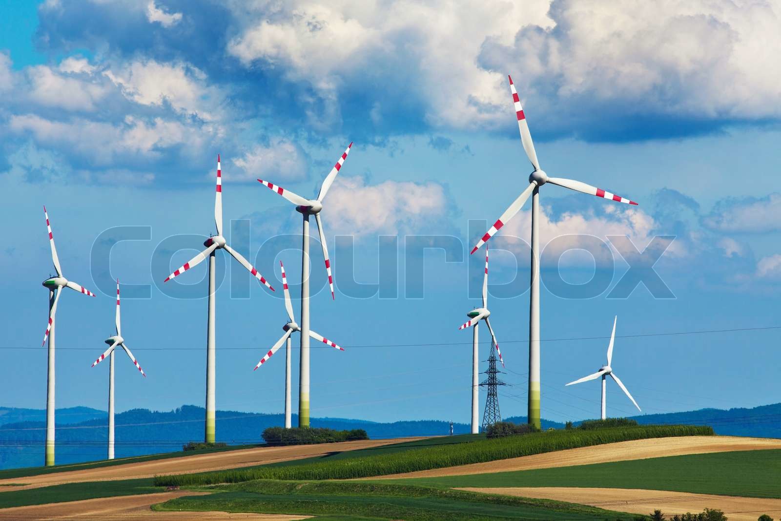 Windkraftanlage einer Windkraftanlage für Strom | Stock Bild | Colourbox