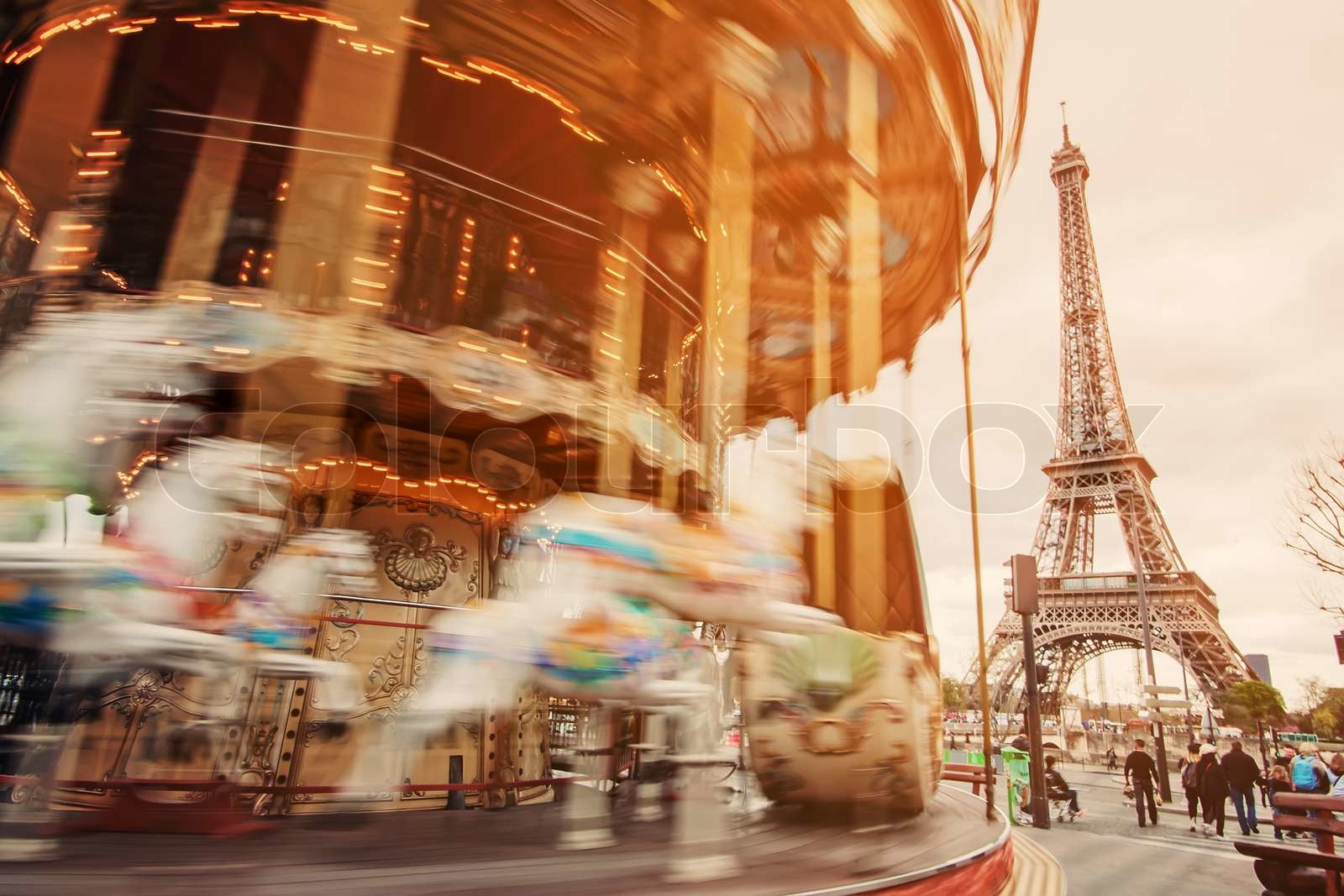 Retro Karussell in Paris | Stock Bild | Colourbox