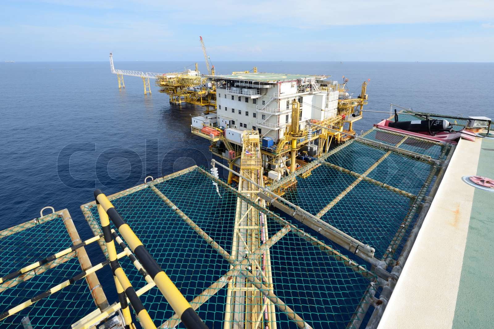 Thelarge Bohrinsel | Stock Bild | Colourbox