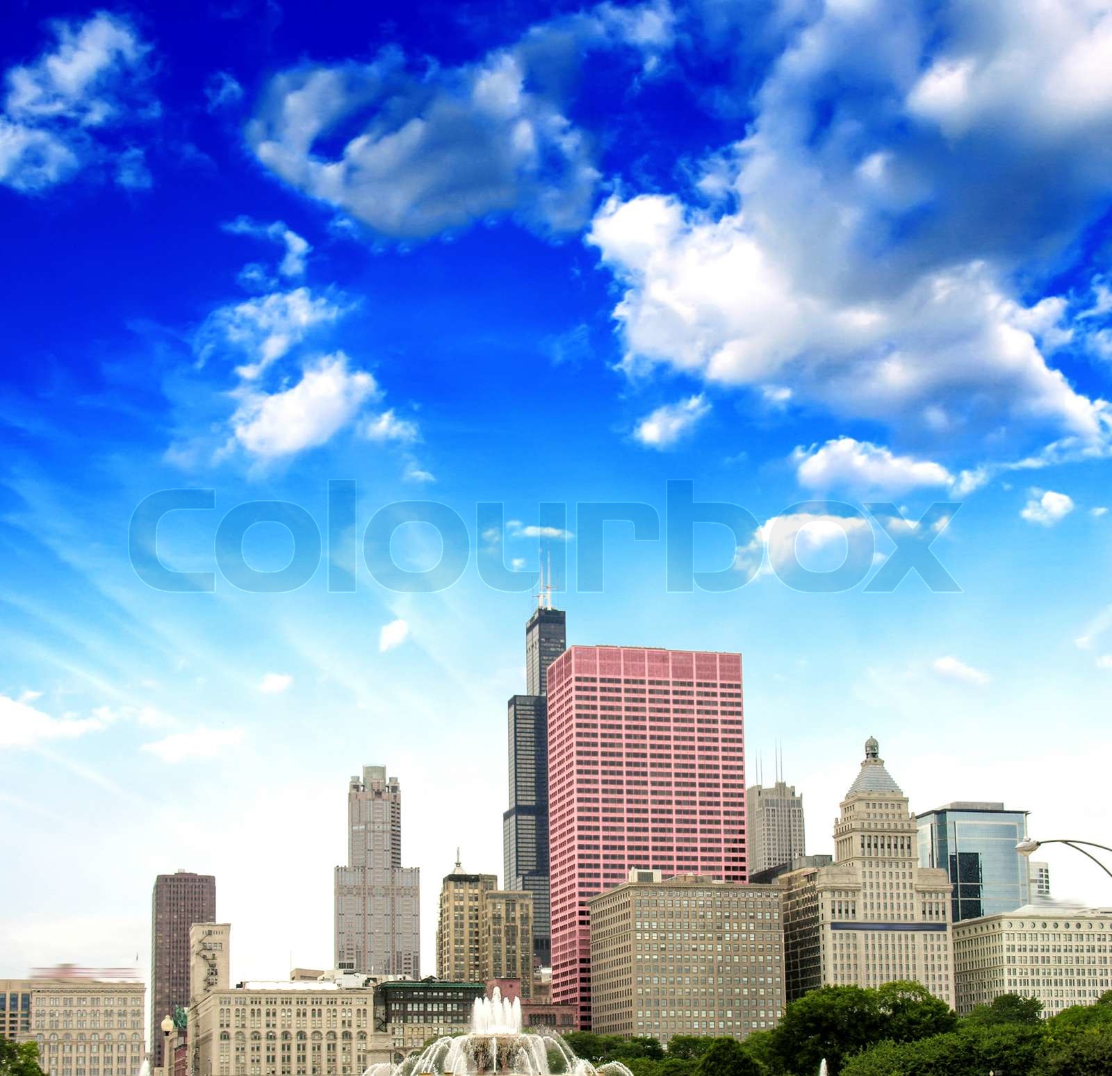 Chicago, Illinois Wonderful sky colors over city skyscrapers | Stock ...
