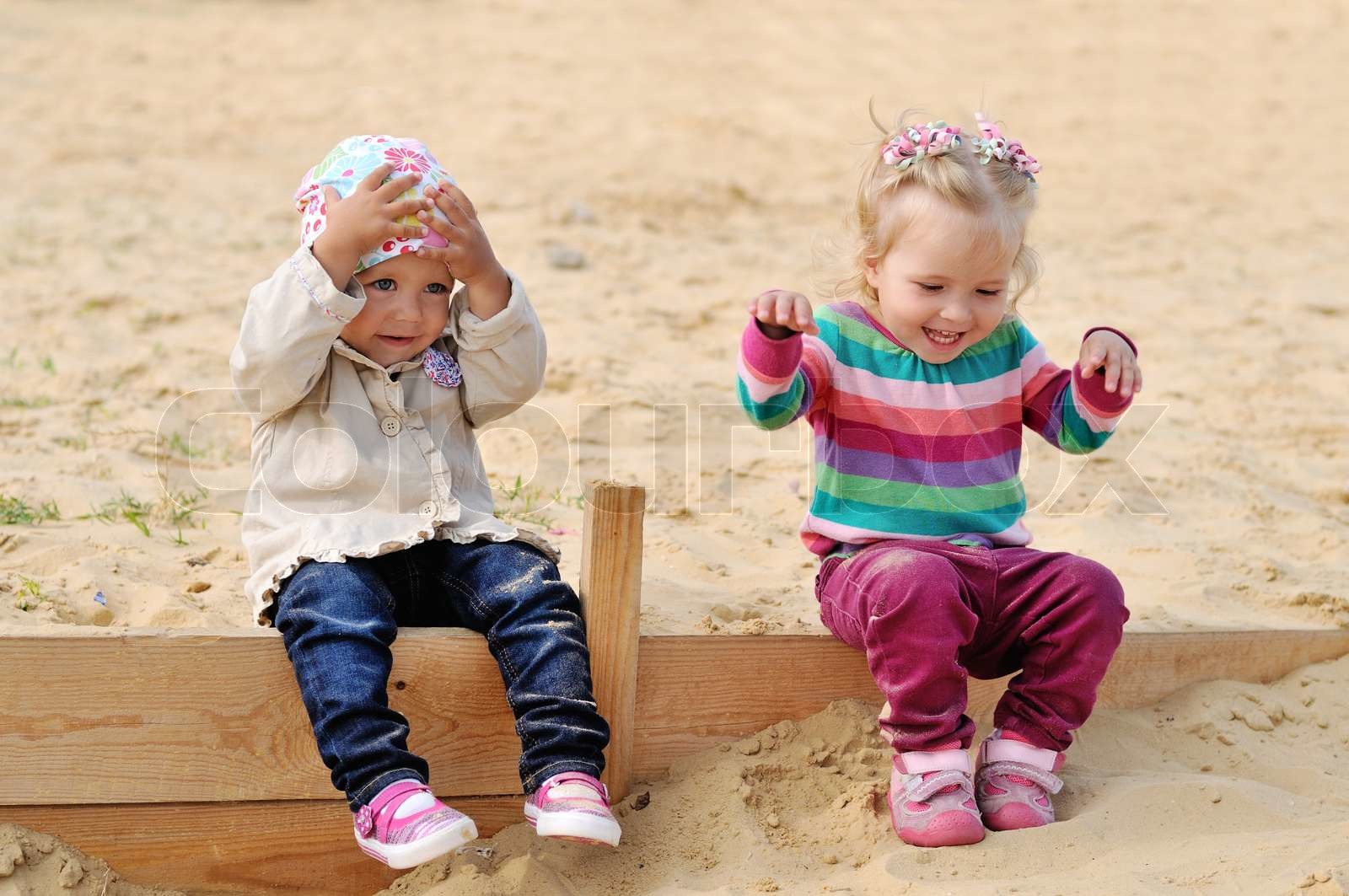 glücklich Kleinkinder | Stock Bild | Colourbox