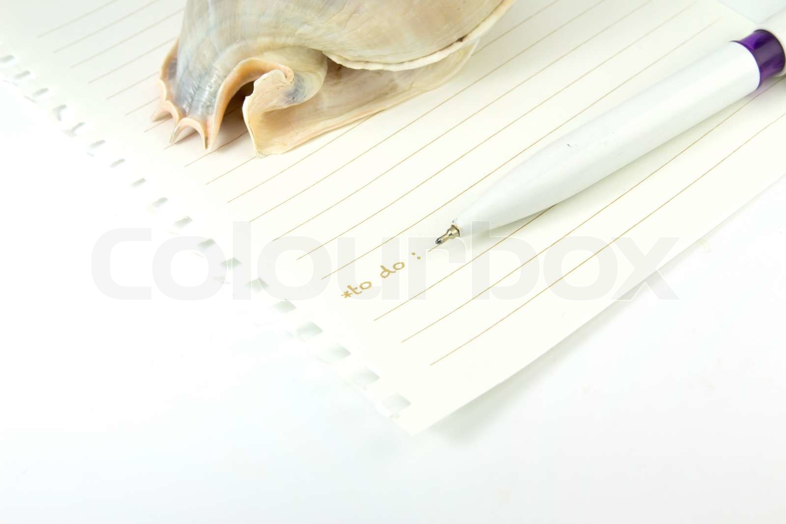 Papier Zettel mit Stift und Muschel Briefbeschwerer | Stock Bild ...