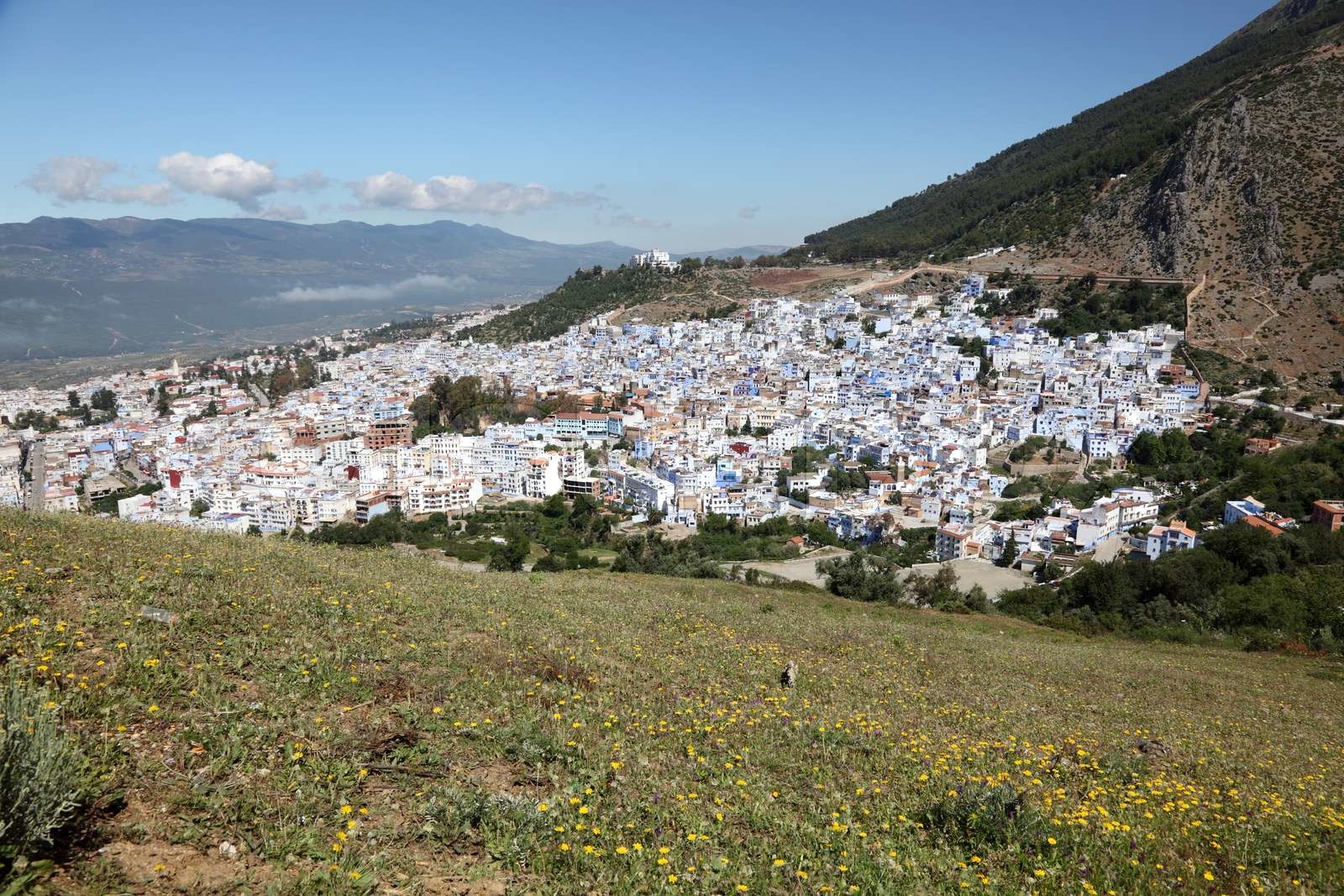 Stadt Chefchaouen im Rif- Gebirge in Marokko | Stock Bild | Colourbox