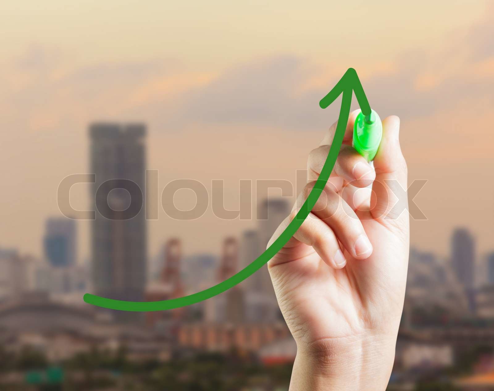 Hand tegning en pil | Stock foto | Colourbox