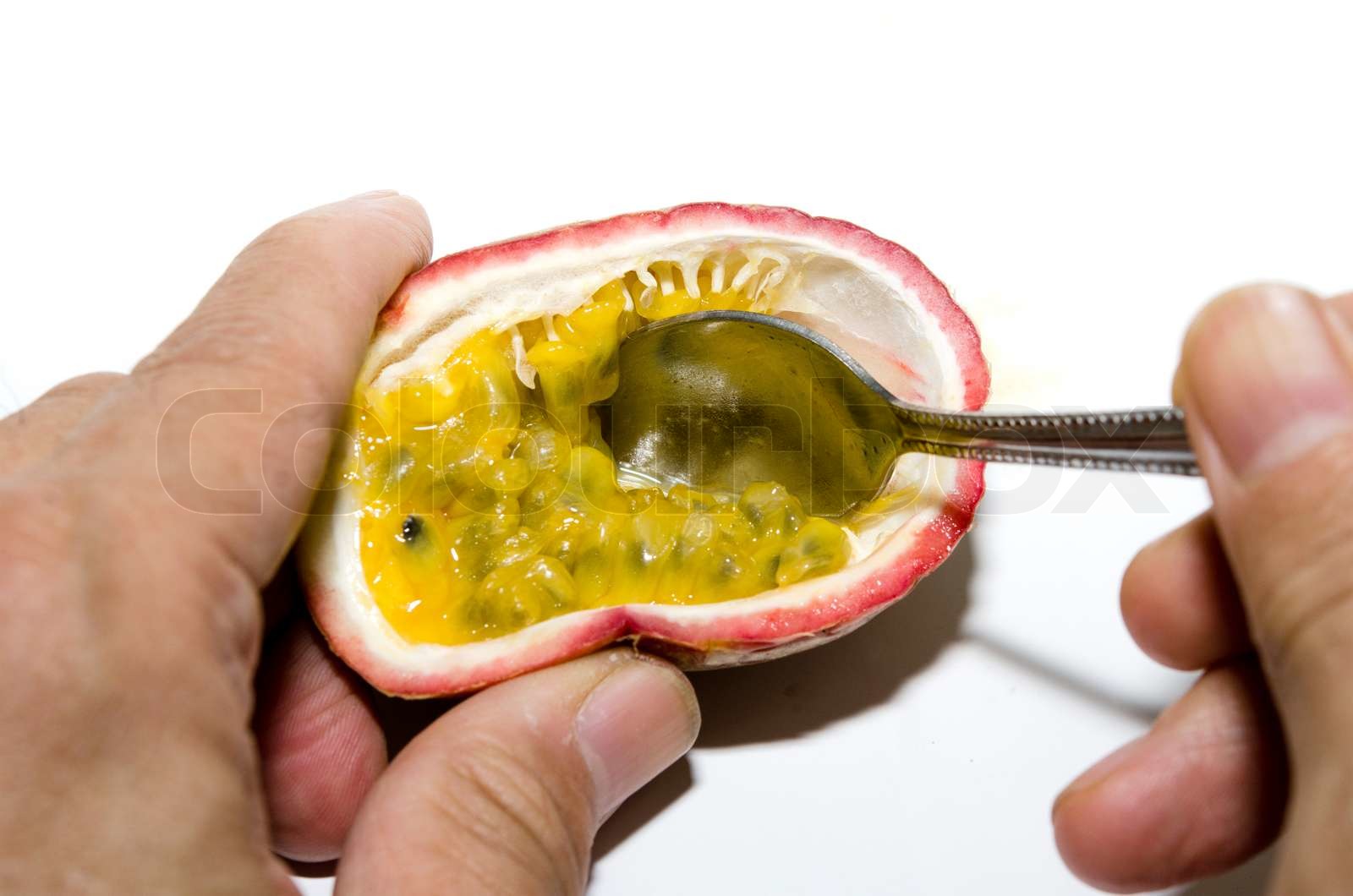 Genießen Sie das Essen mit Passionsfrucht | Stock Bild | Colourbox