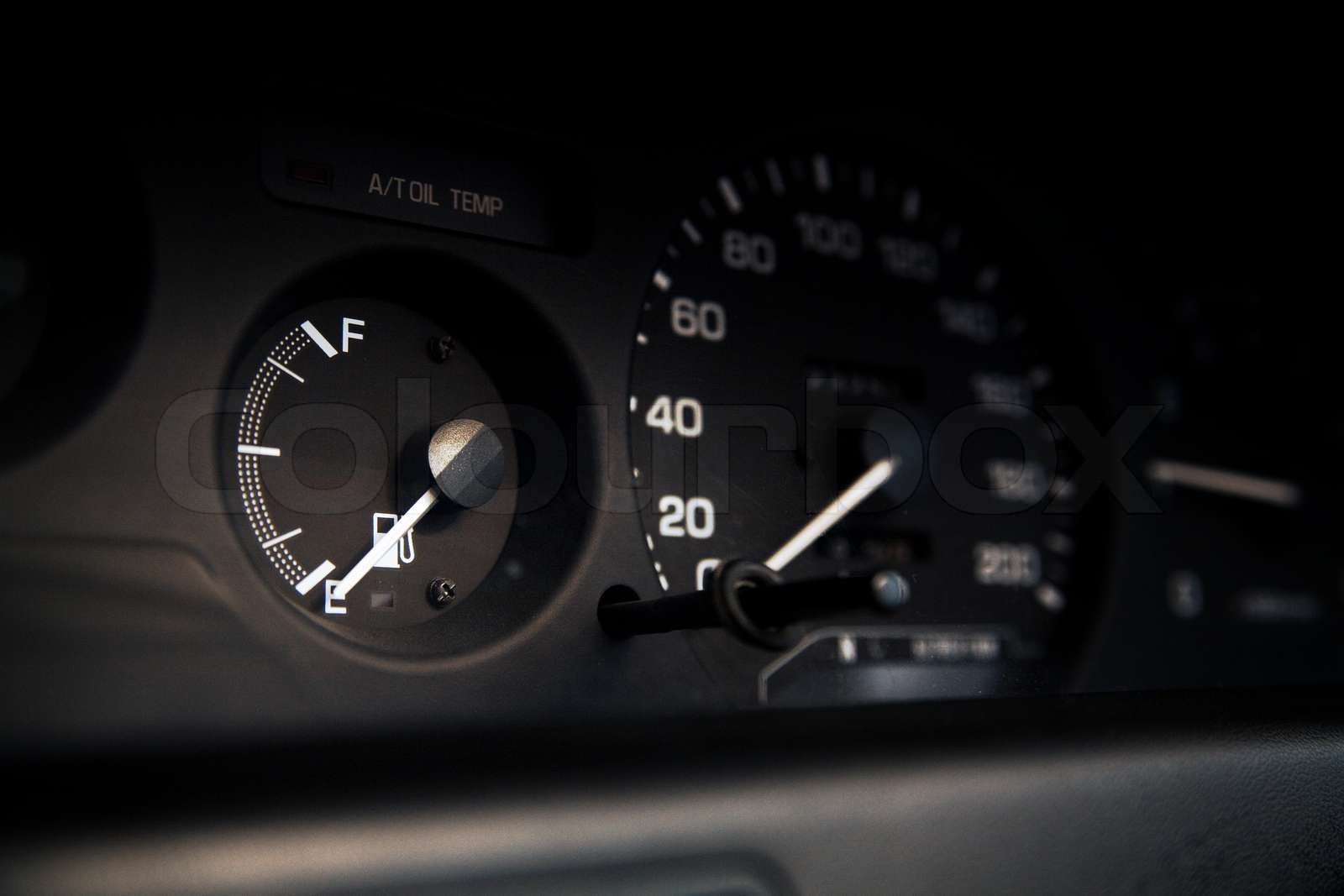 Kilometerstand eines Autos | Stock Bild | Colourbox