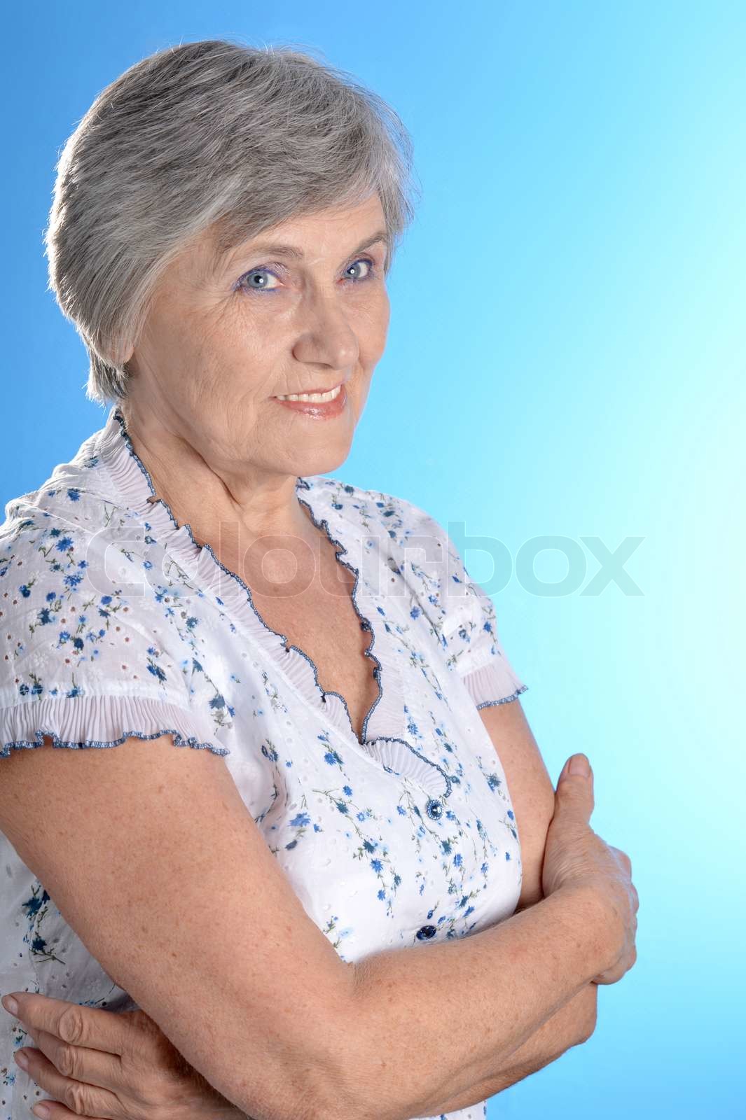 ältere Frau im Studio | Stock Bild | Colourbox