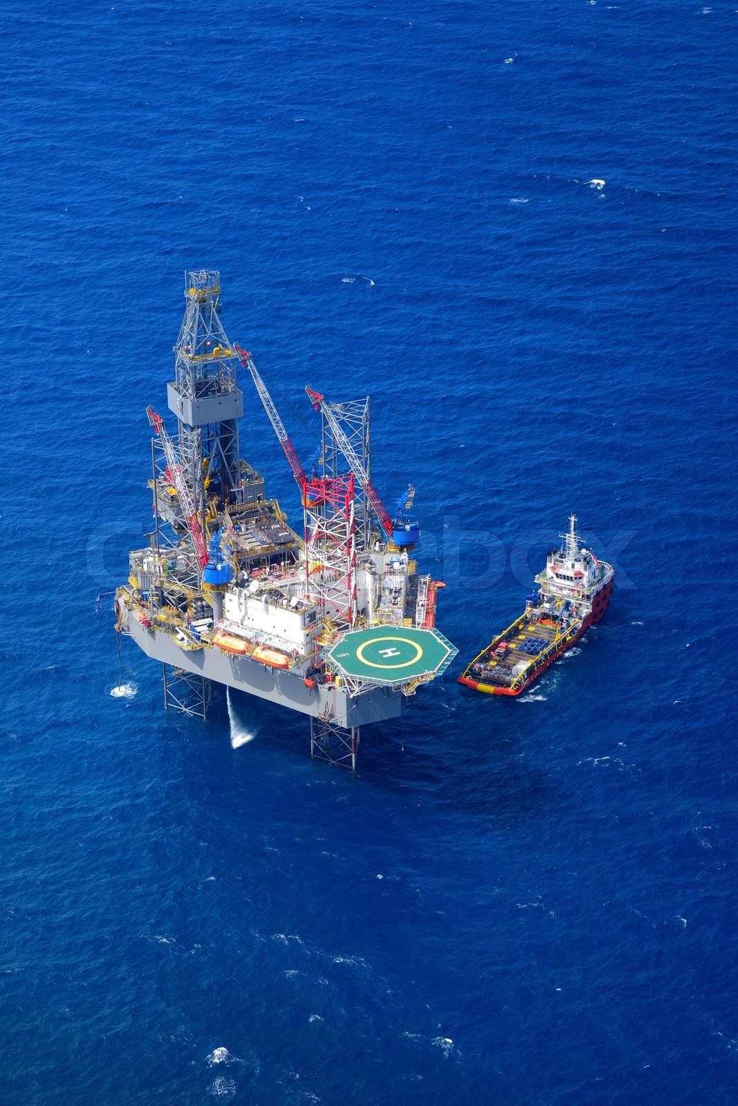 Den offshore boring boreplatform ovenfra fra fly | Stock foto | Colourbox